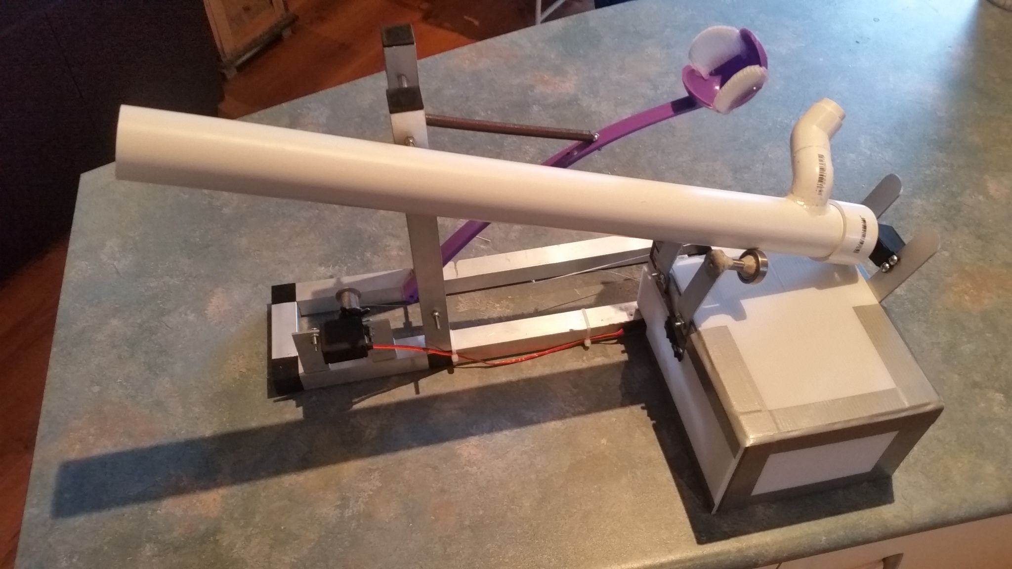 Automatic Catapult for Throwing Pet Food (dog, Cat, Chicken, Etc ...