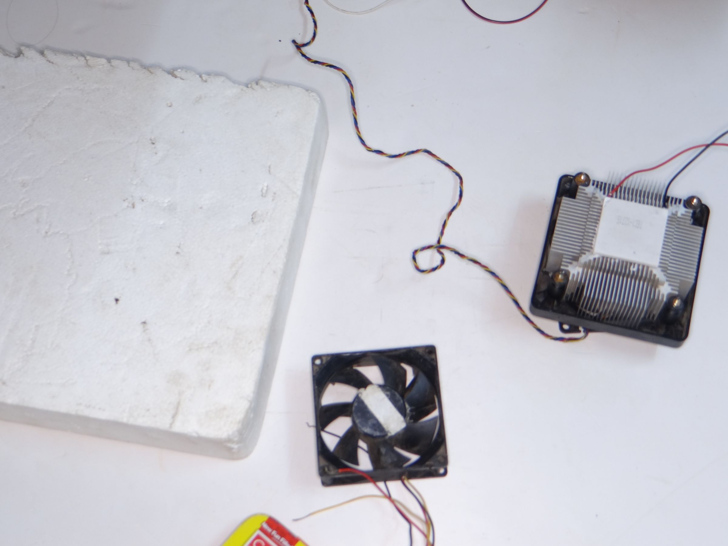 DIY Peltier Beverage Cooler Box : 9 Steps (with Pictures) - Instructables