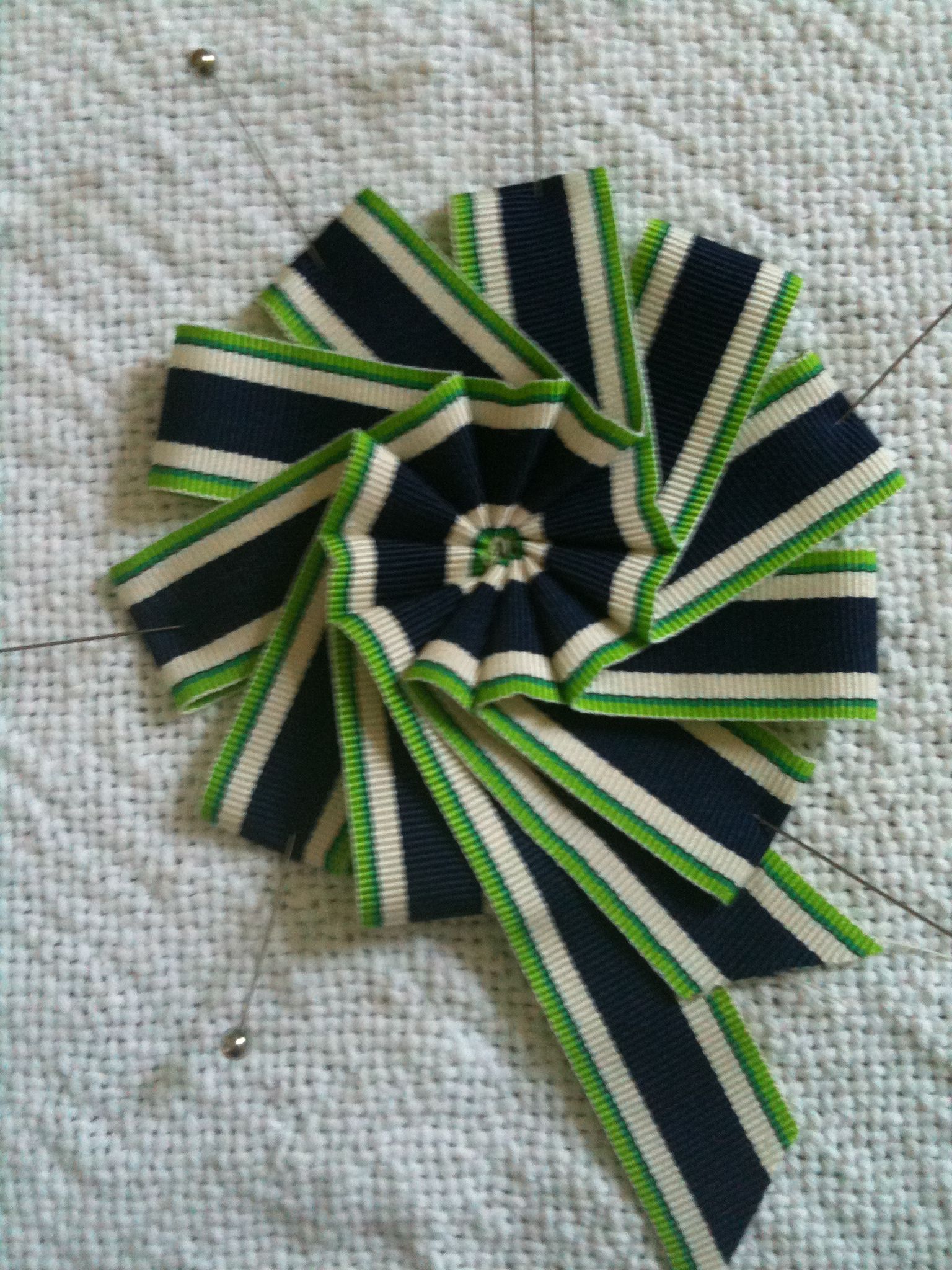 Make a Ribbon Cockade : 10 Steps - Instructables