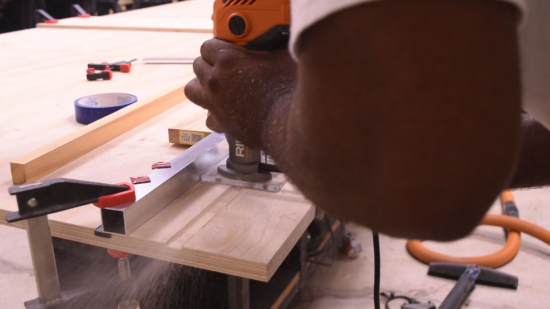 How to Make a Track Saw Guide for a Circular Saw : 8 Steps (with ...