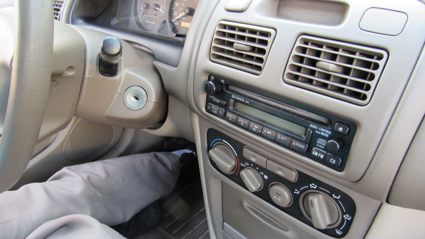 Auxiliary CD Stereo Input Hack : 6 Steps (with Pictures) - Instructables