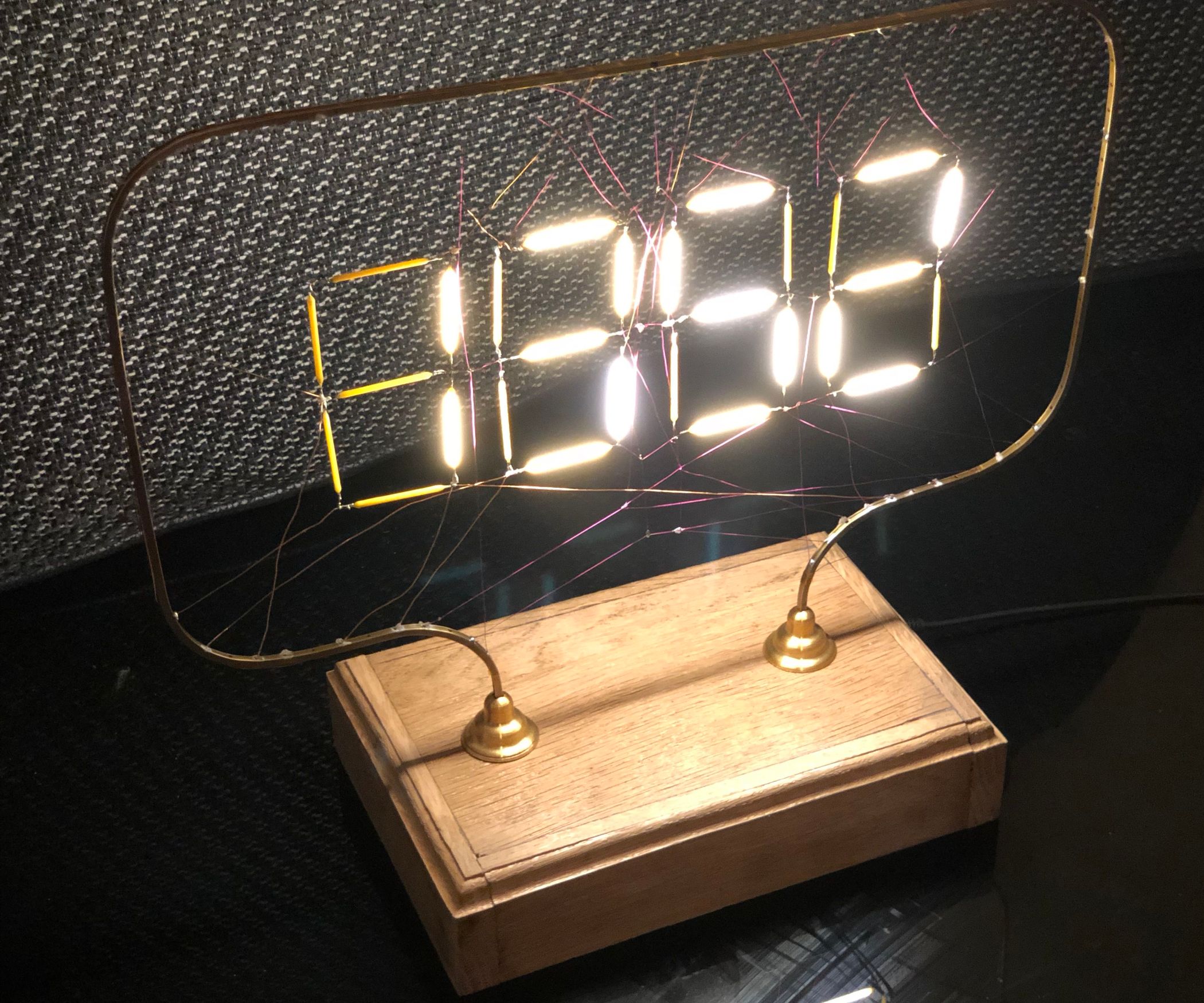 "Charlotte's Web" Style LED Filament Clock : 10 Steps (with Pictures ...