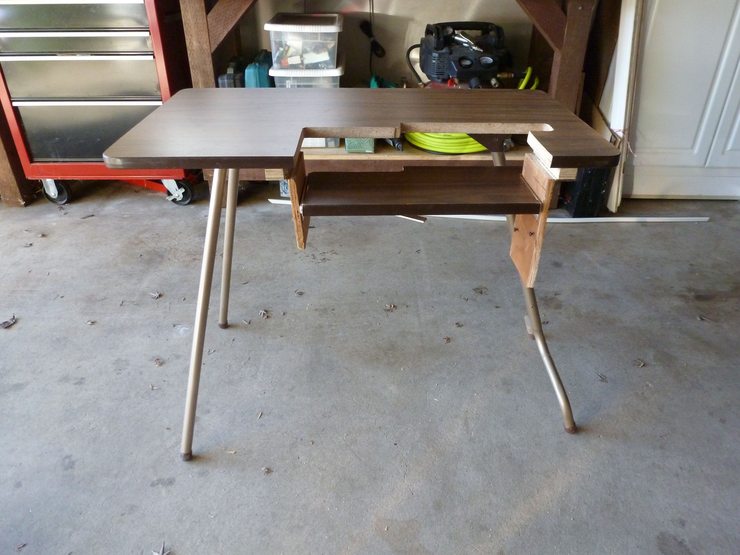 Folding Sewing Machine Table : 9 Steps (with Pictures) - Instructables
