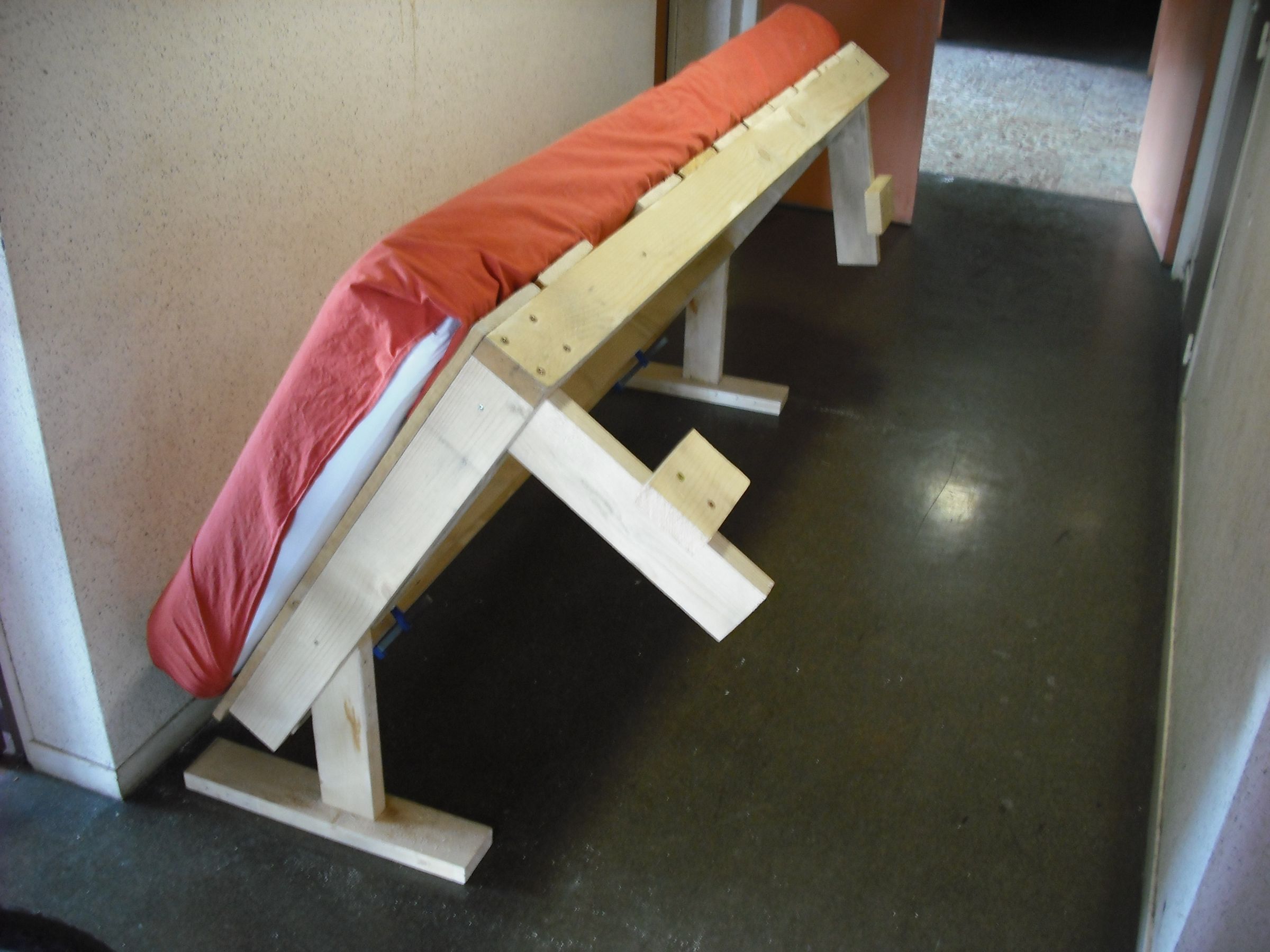 How to Make a Toggling Bed : 9 Steps (with Pictures) - Instructables