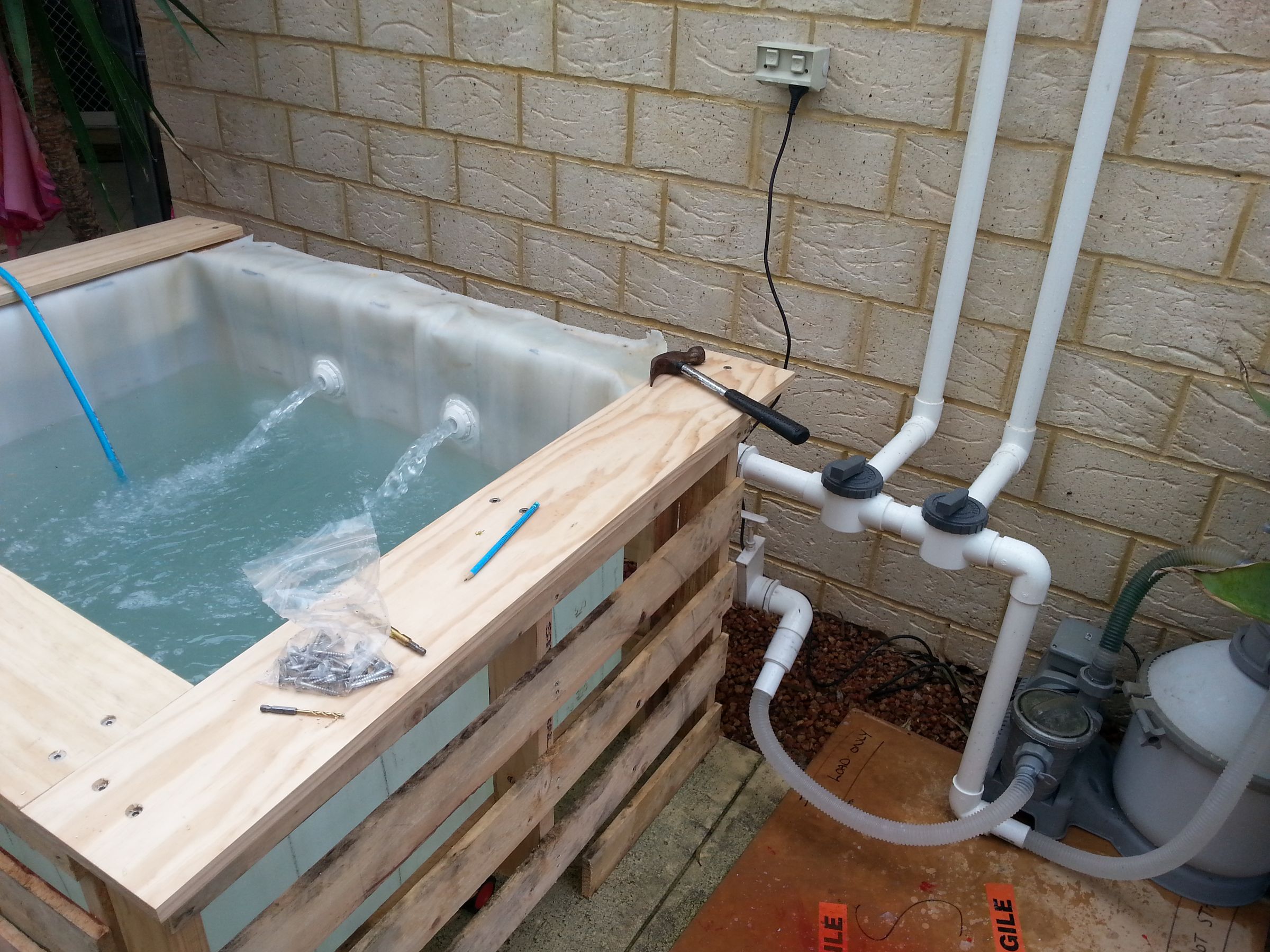 IBC Above Ground Plunge Pool : 9 Steps (with Pictures) - Instructables