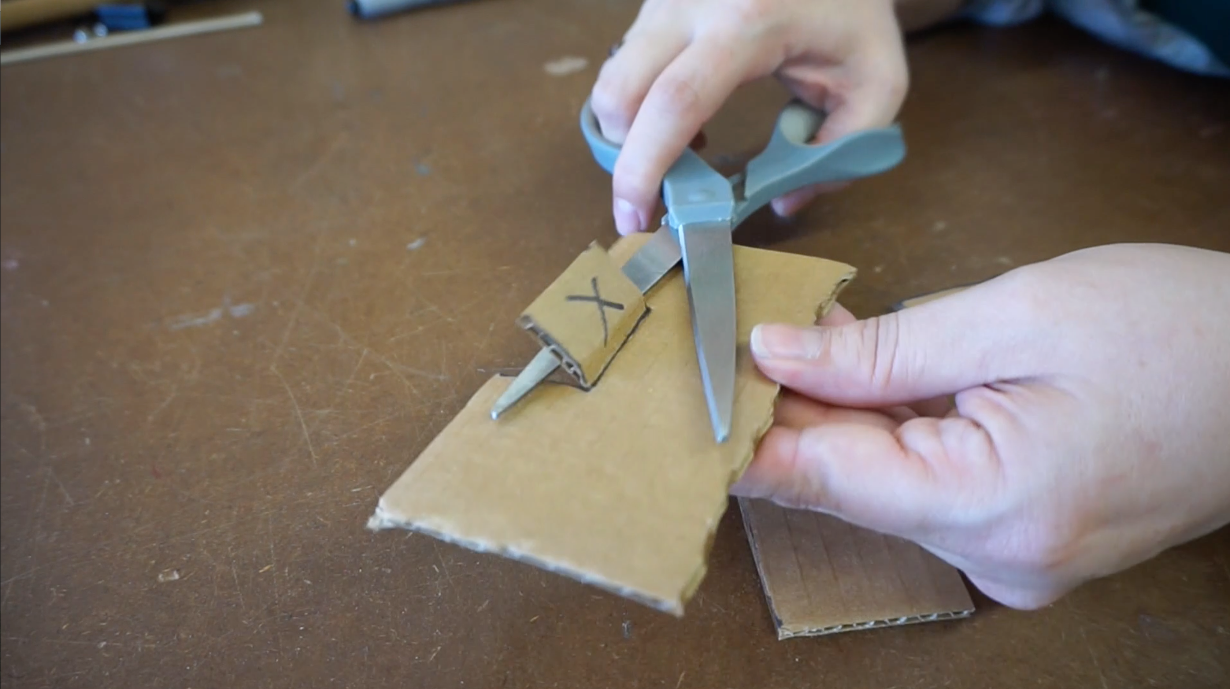 6 Easy Tinkering Hinges : 7 Steps (with Pictures) - Instructables