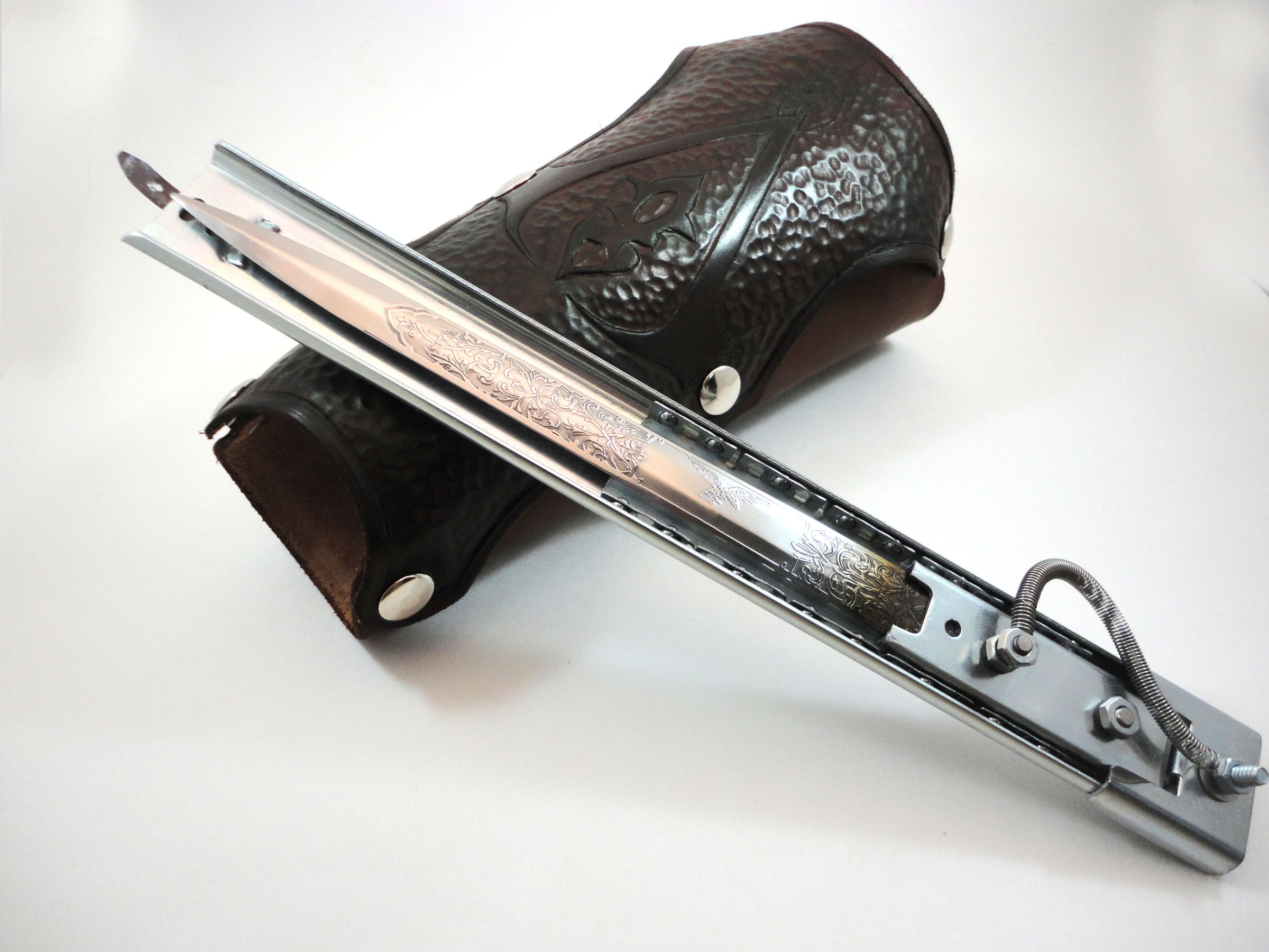 Assassin's Creed Hidden Blade - Functional Prop!! : 13 Steps (with ...