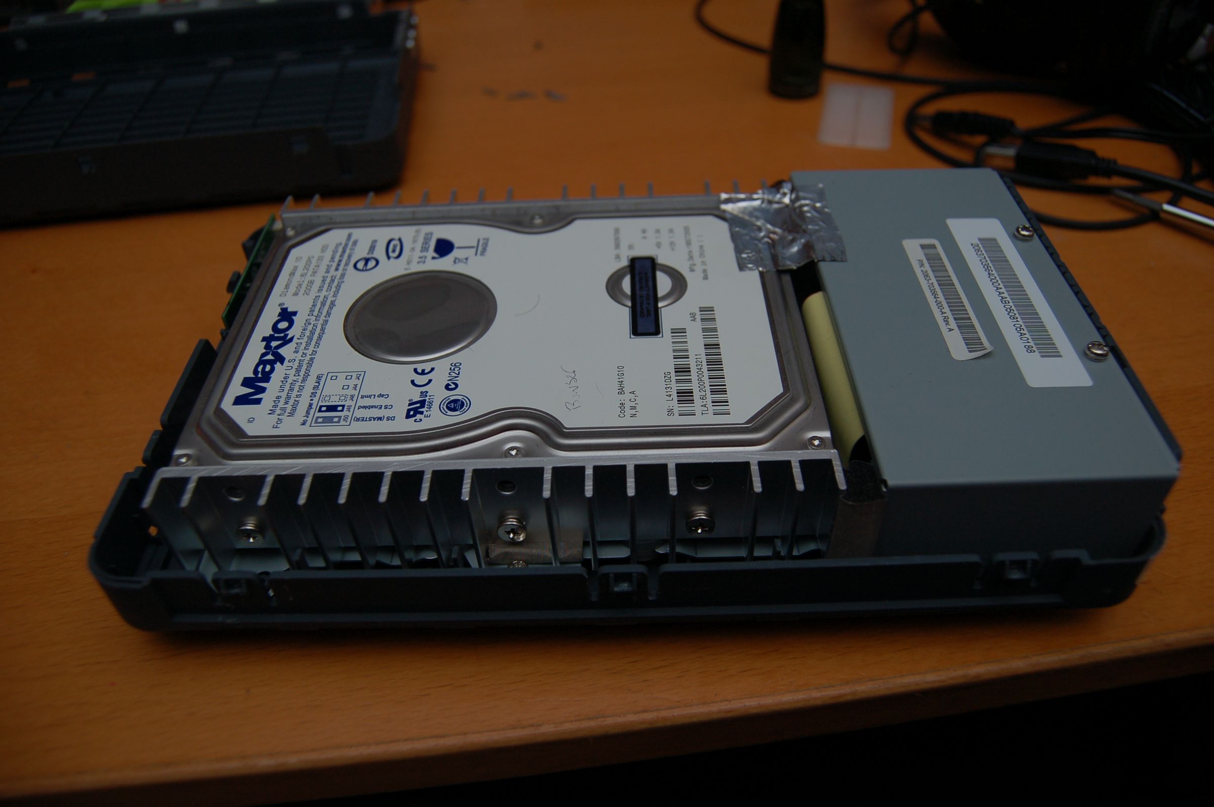 How to Open a Western Digital Dual-Option USB Enclosure : 5 Steps ...