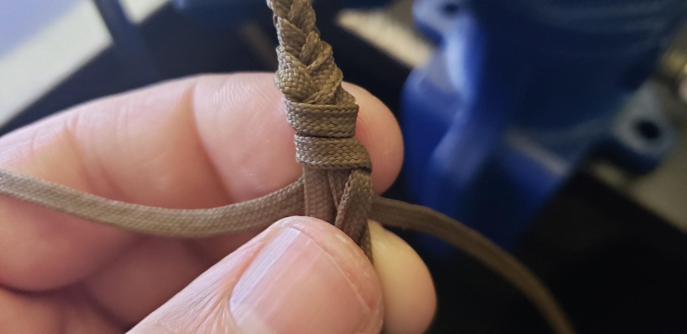 How to Make a 24 Plait 5 Belly Nylon Bullwhip : 10 Steps (with Pictures ...