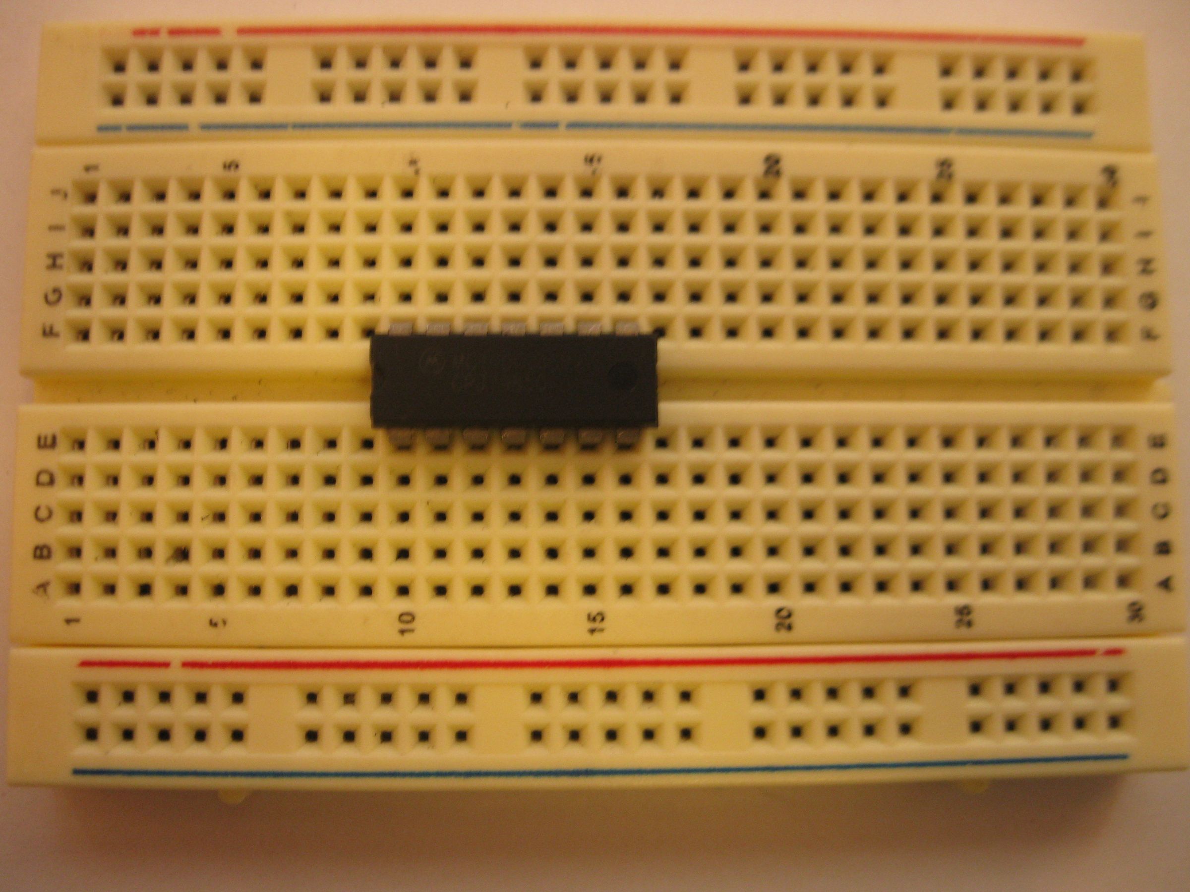 How to Make an Alternating LED Flasher : 6 Steps - Instructables