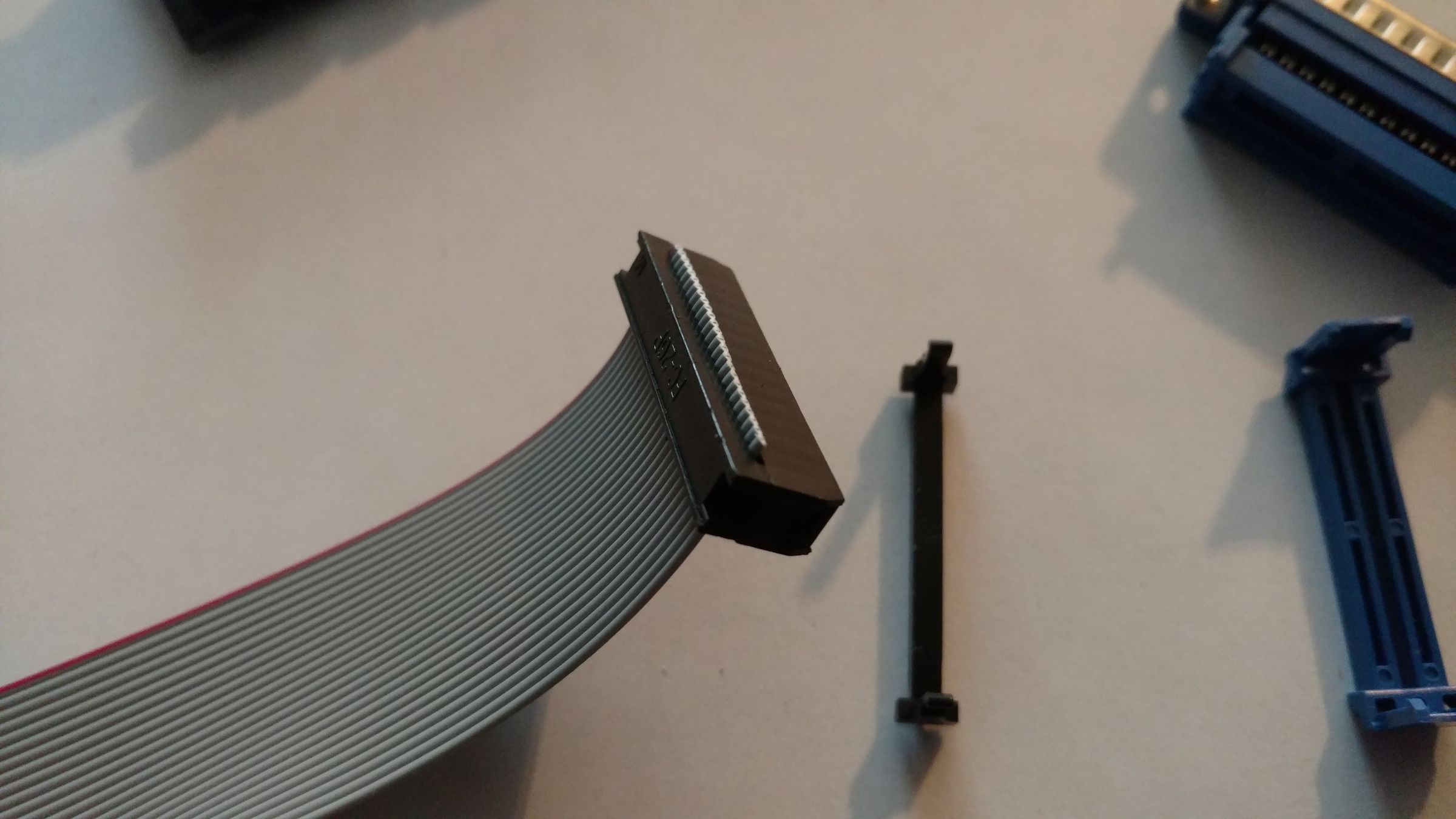 DIY IDC26 Female to DB25 Male Ribbon Cable : 4 Steps (with Pictures ...