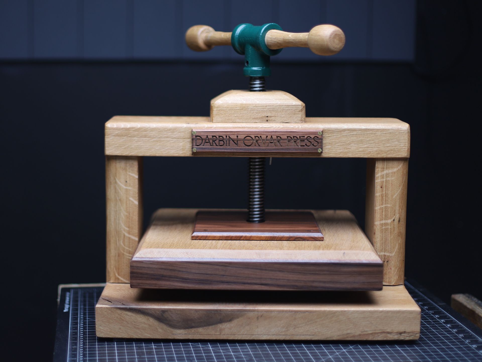 Classic Oak Book Press W/Dovetails : 16 Steps (with Pictures ...