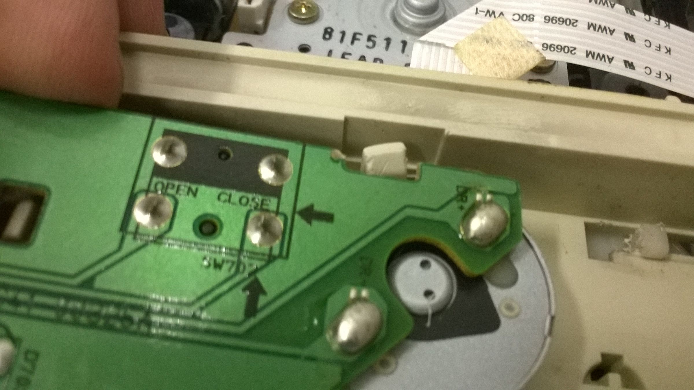 Disassembling a CD/DVD Reader and Reusing Its Parts : 12 Steps (with ...