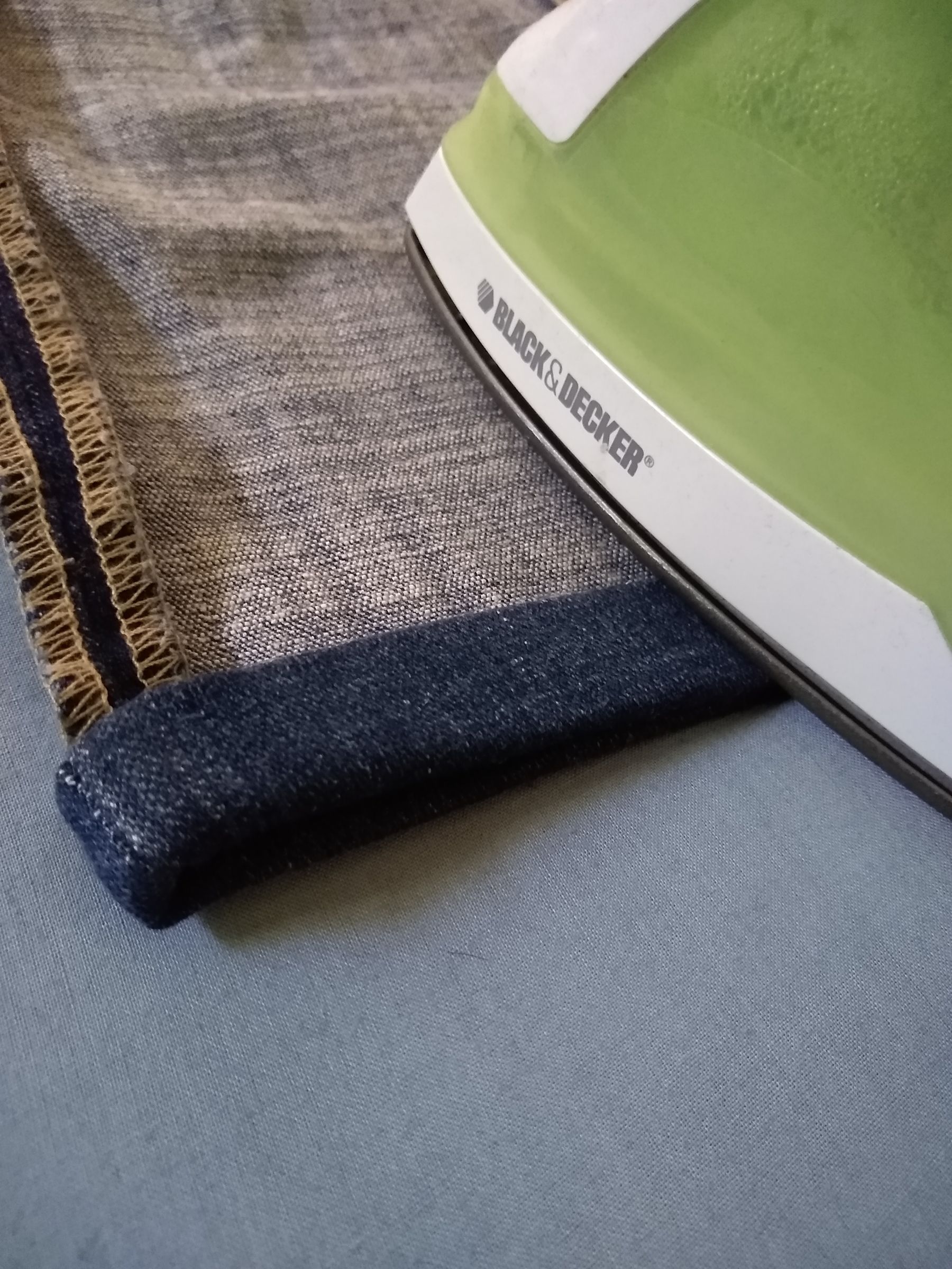 How to Hem Clothing With Iron on Adhesive : 7 Steps - Instructables