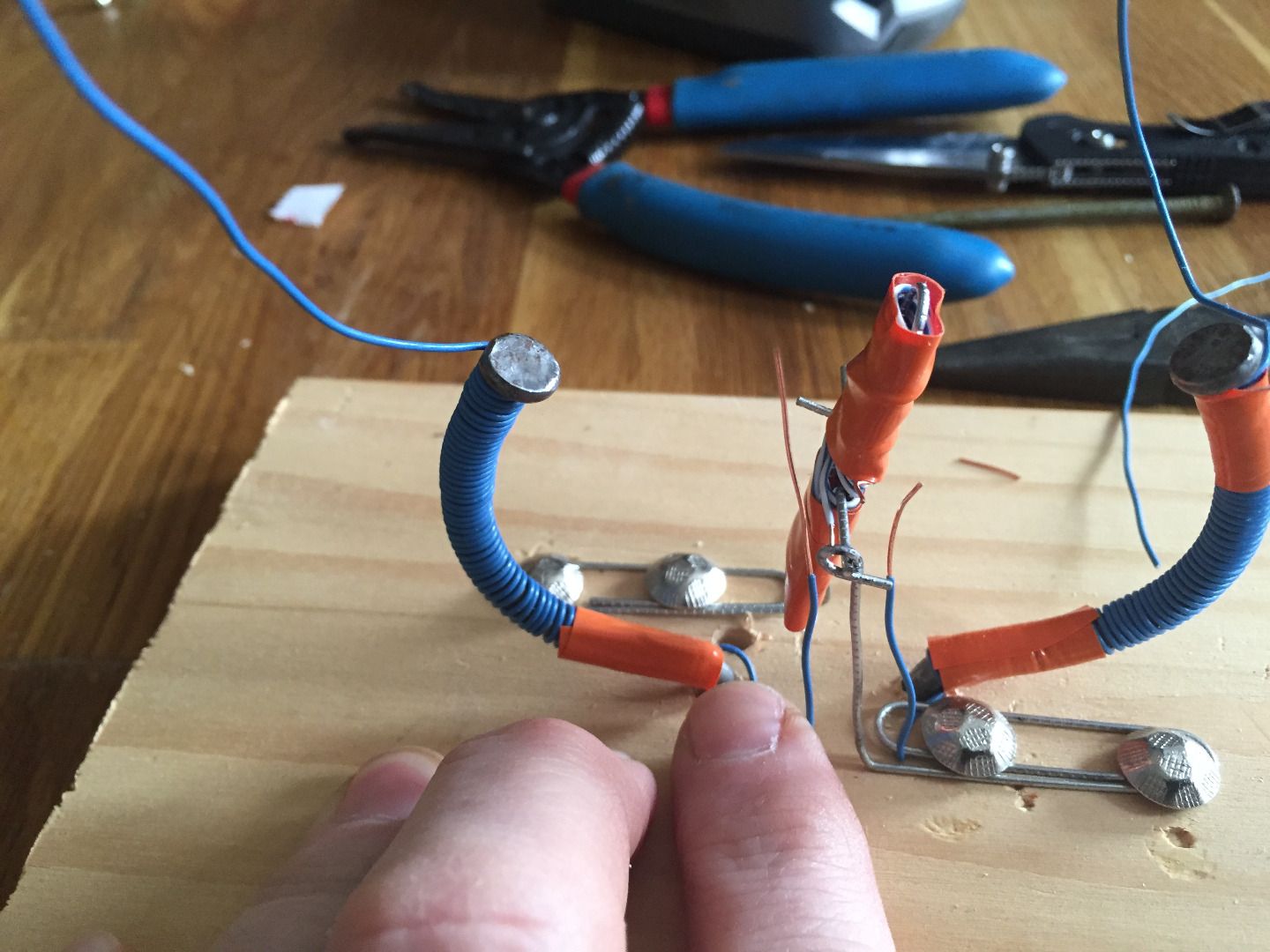 Paper Clip Motor : 10 Steps - Instructables