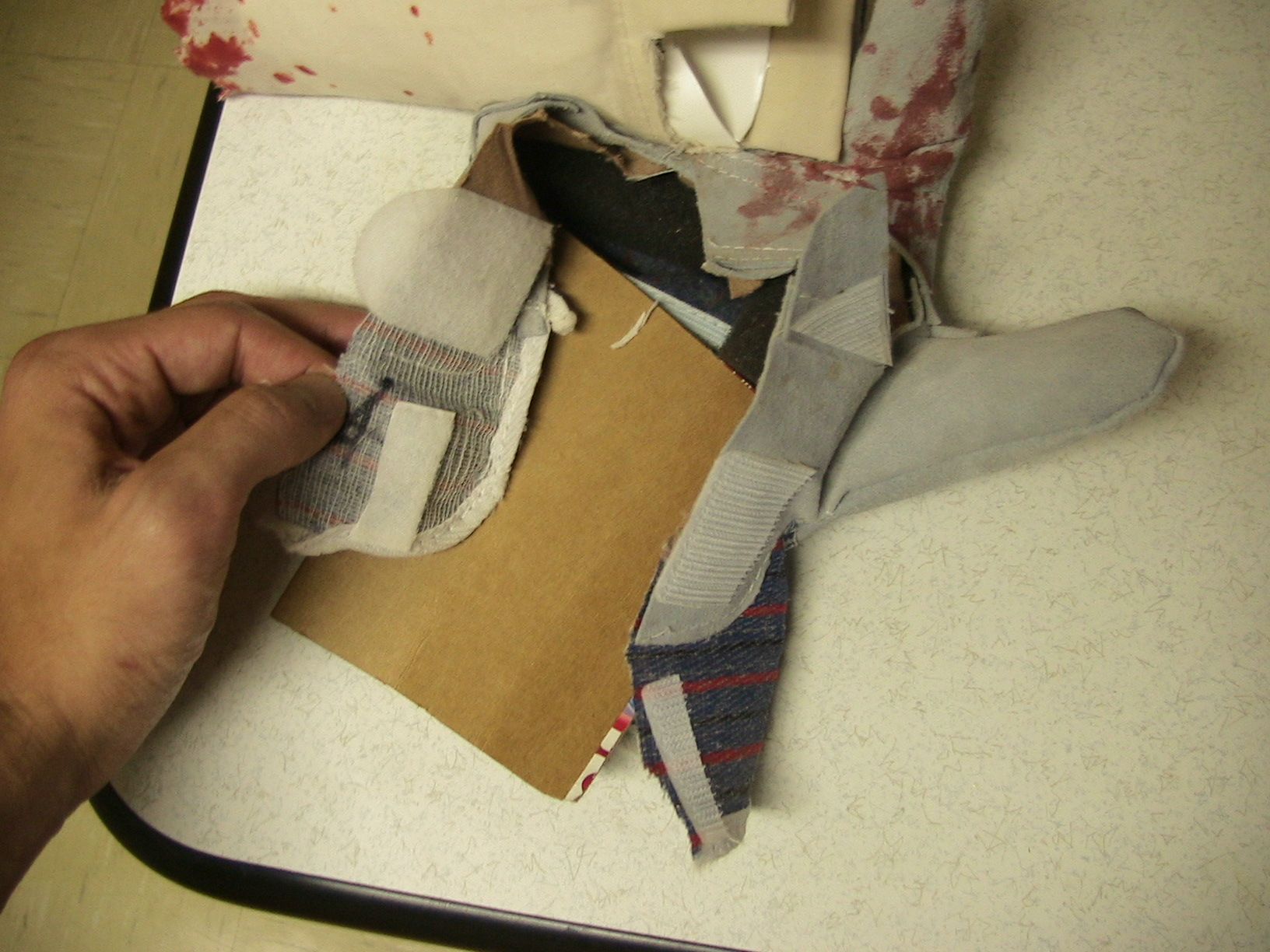 The Living Severed Hand! : 9 Steps (with Pictures) - Instructables