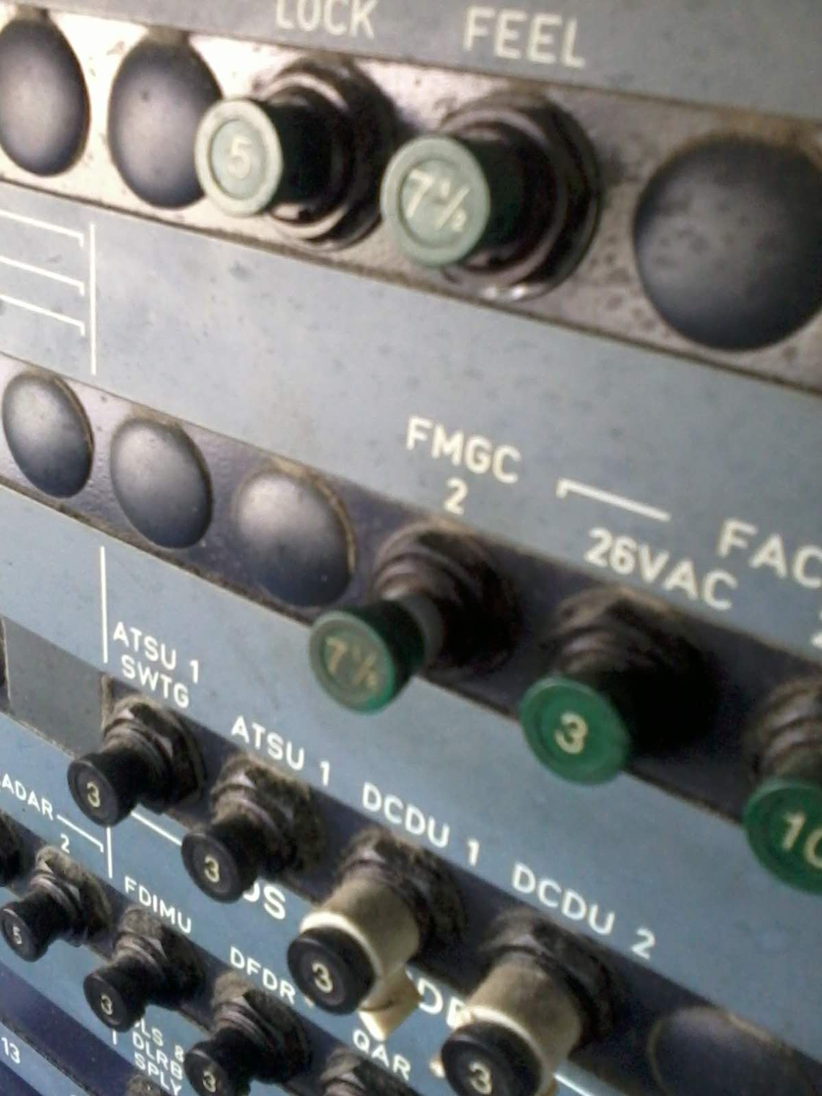 A320 NAV Database Update : 4 Steps (with Pictures) - Instructables