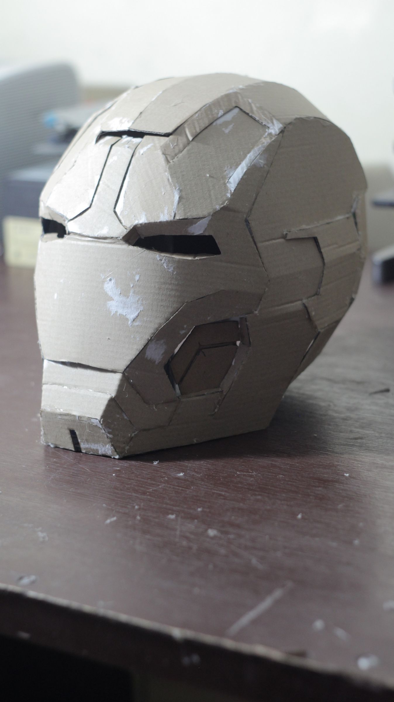 Ironman's Helmet Out of Cardboard : 10 Steps (with Pictures ...
