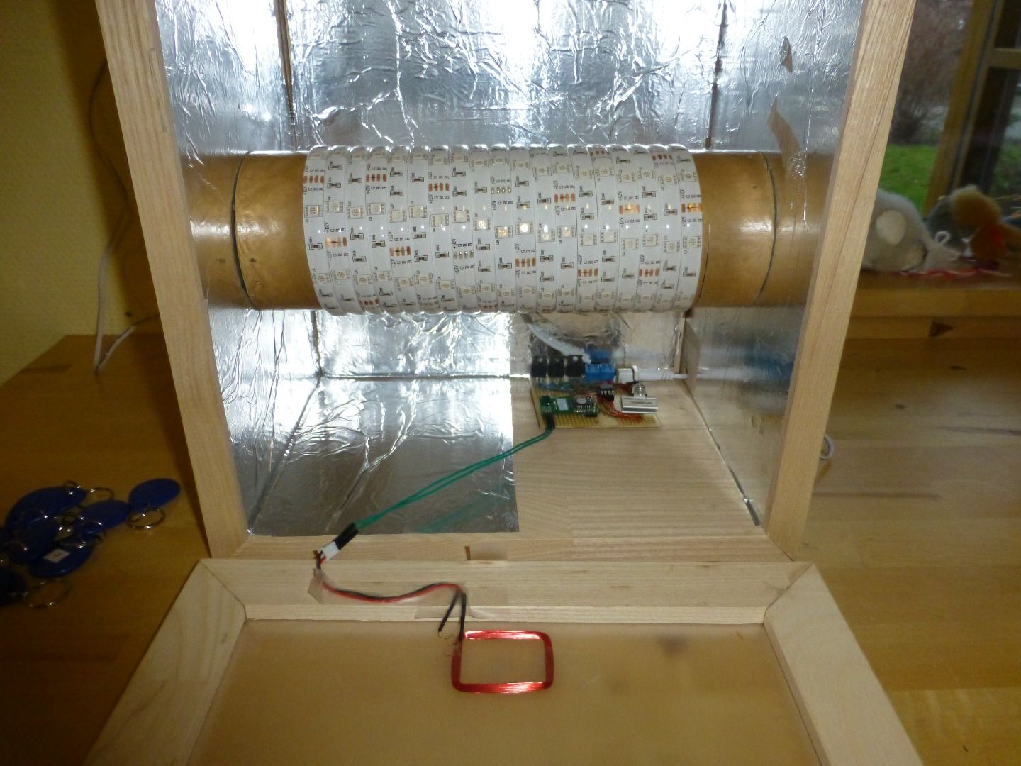 RGB - Led Strip 12 V Controlled by an ATtiny85 With an 125Khz RFID ...