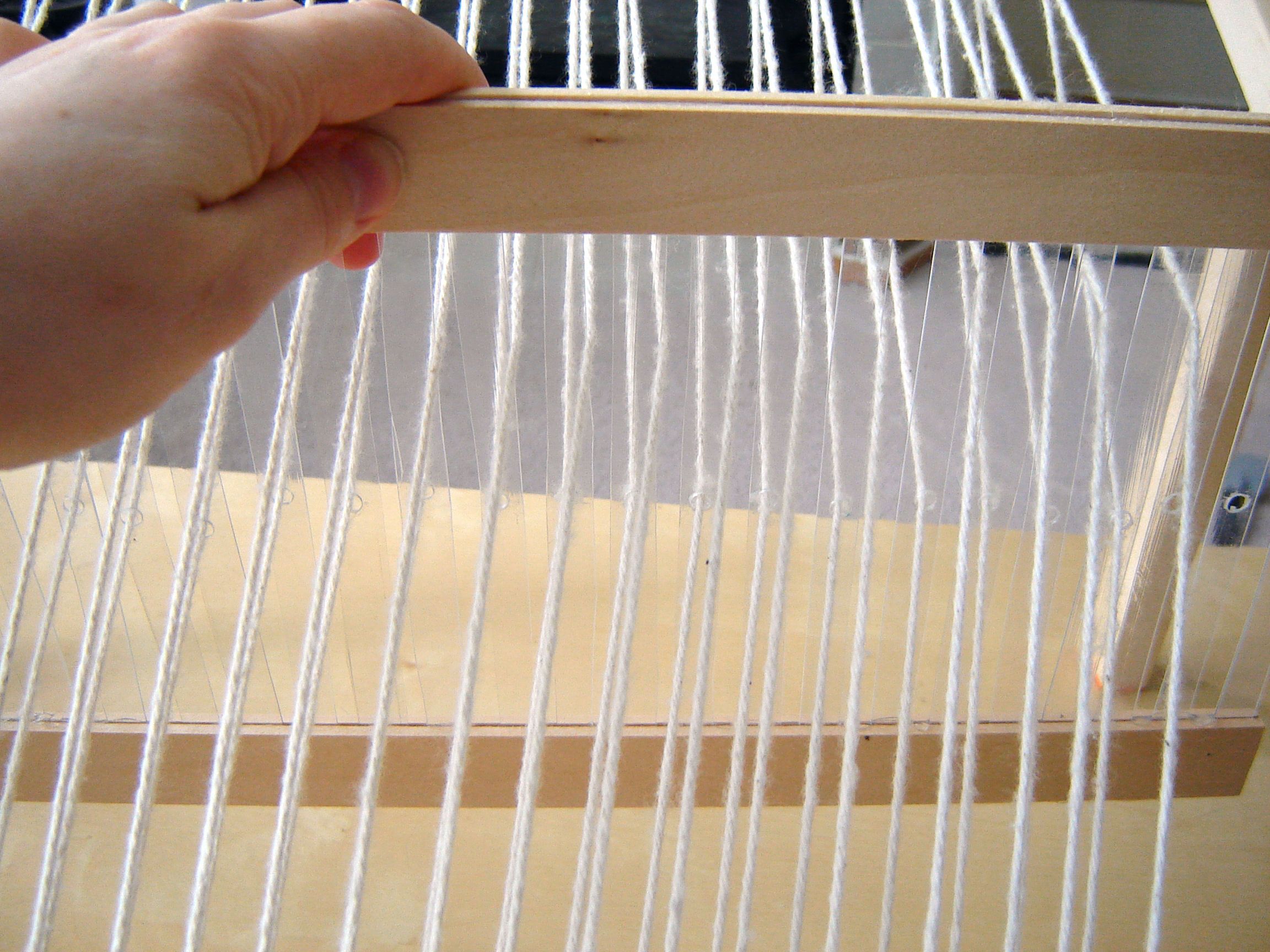How to Weave on a Frame Loom : 8 Steps (with Pictures) - Instructables