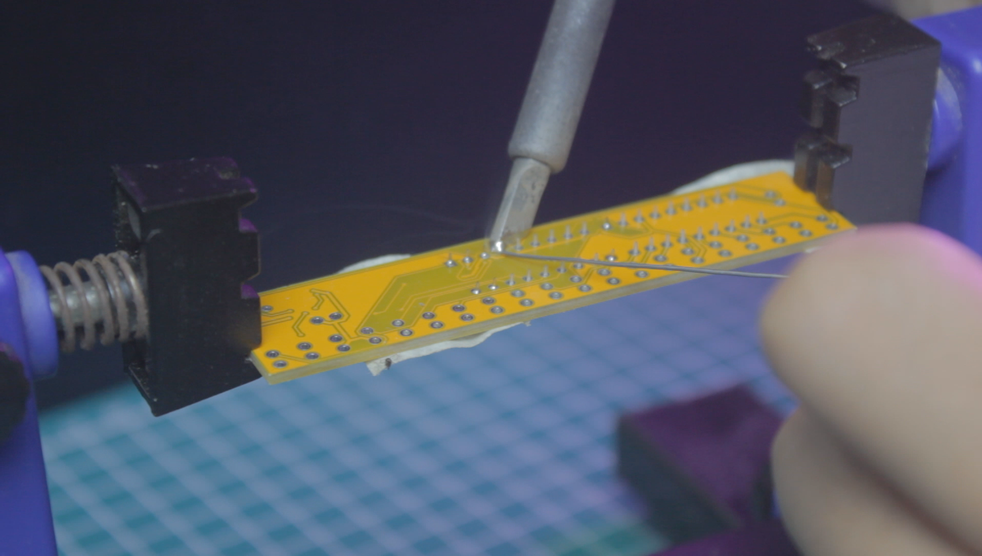 Simple 20 LED Vu Meter Using LM3915 : 6 Steps - Instructables