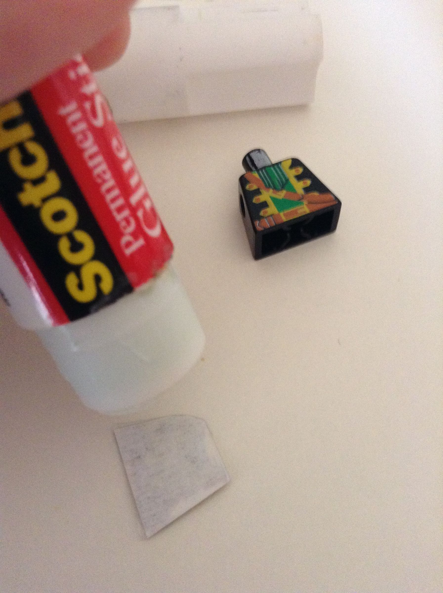 How to Change Lego Minifigure Torso Decals : 8 Steps - Instructables