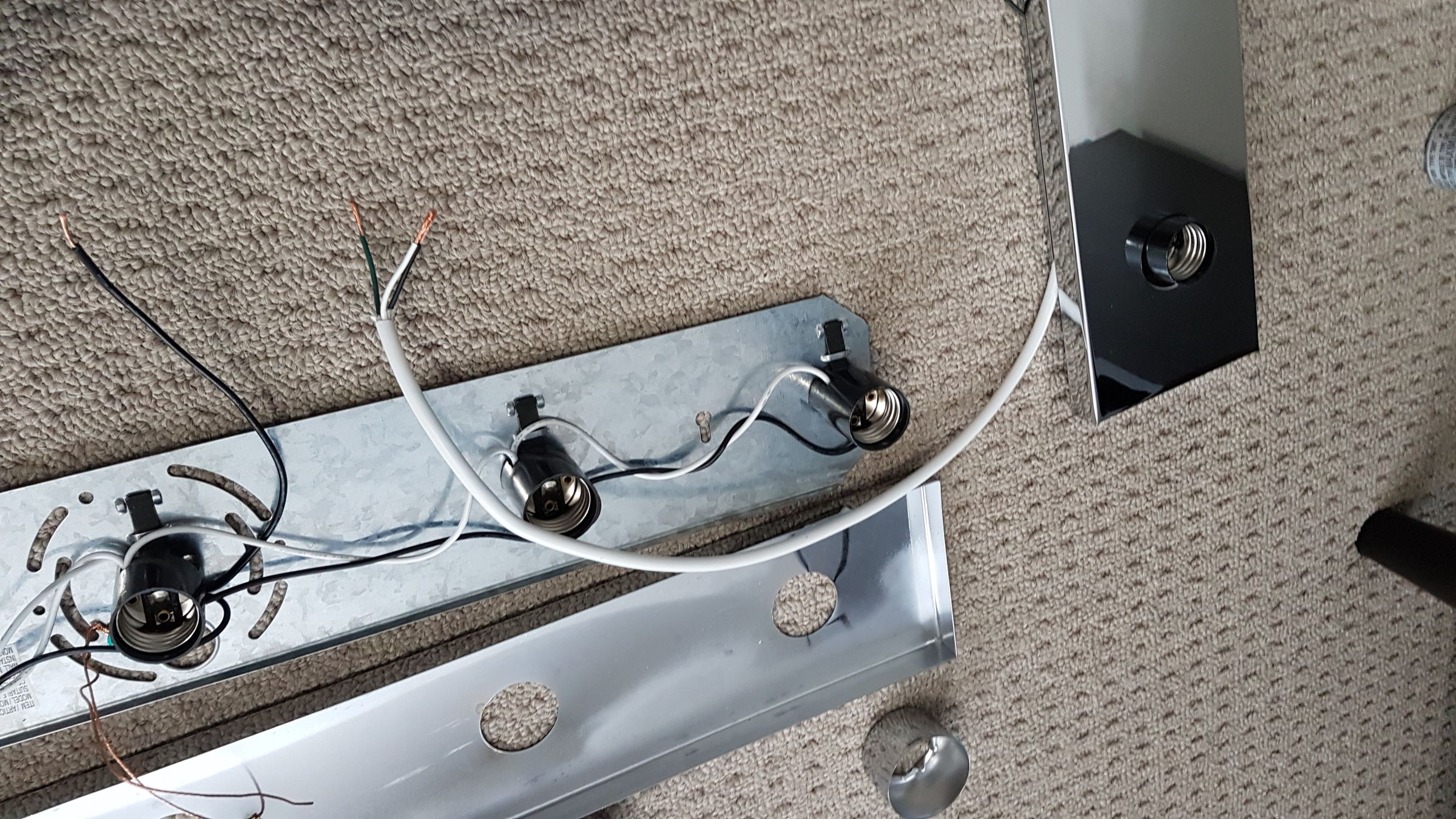 VANITY MIRROR WITH DESK & LIGHTS : 8 Steps (with Pictures) - Instructables