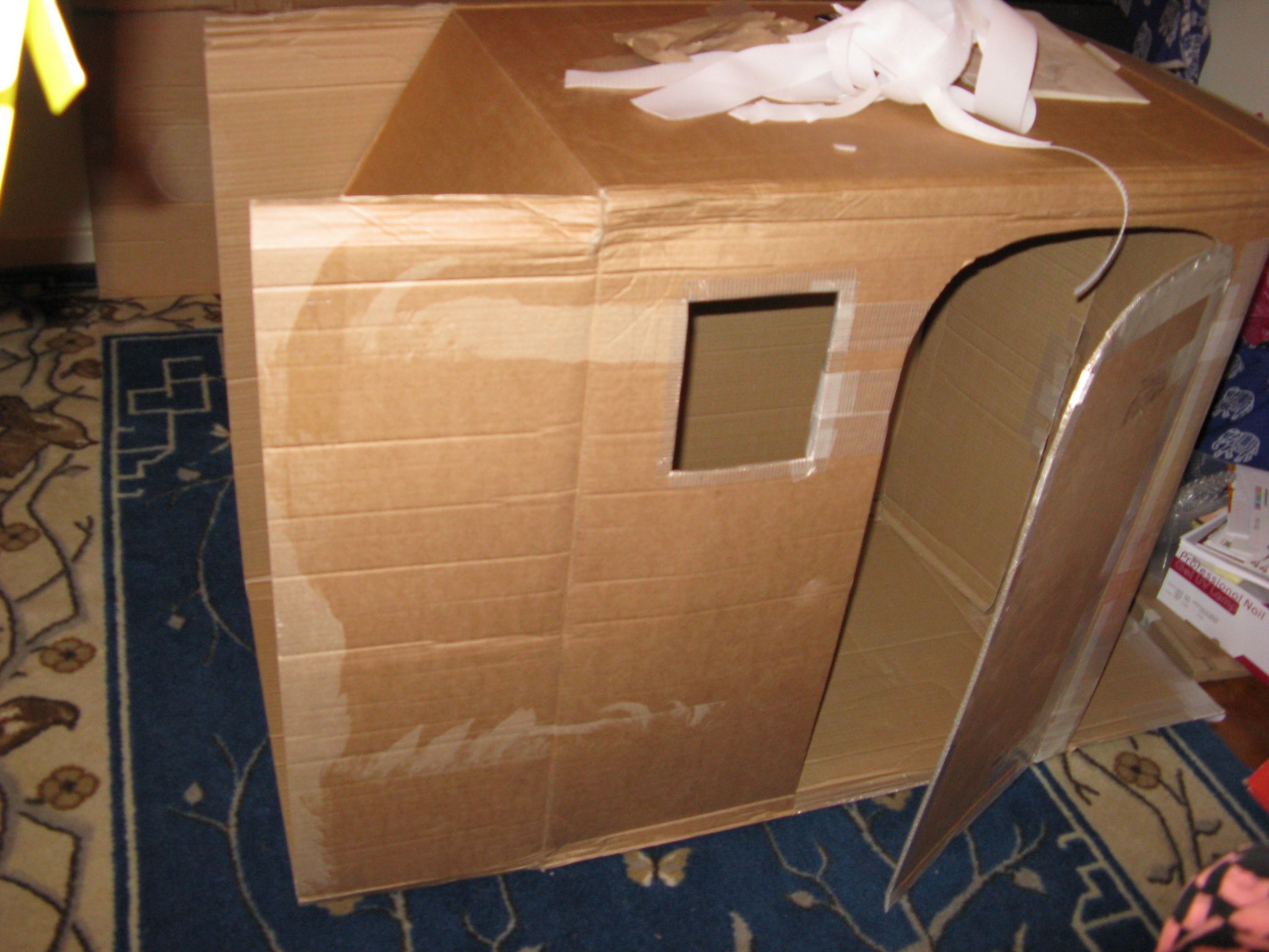 Spaceship for Kids Fold-able Made From Cardboard : 5 Steps (with ...