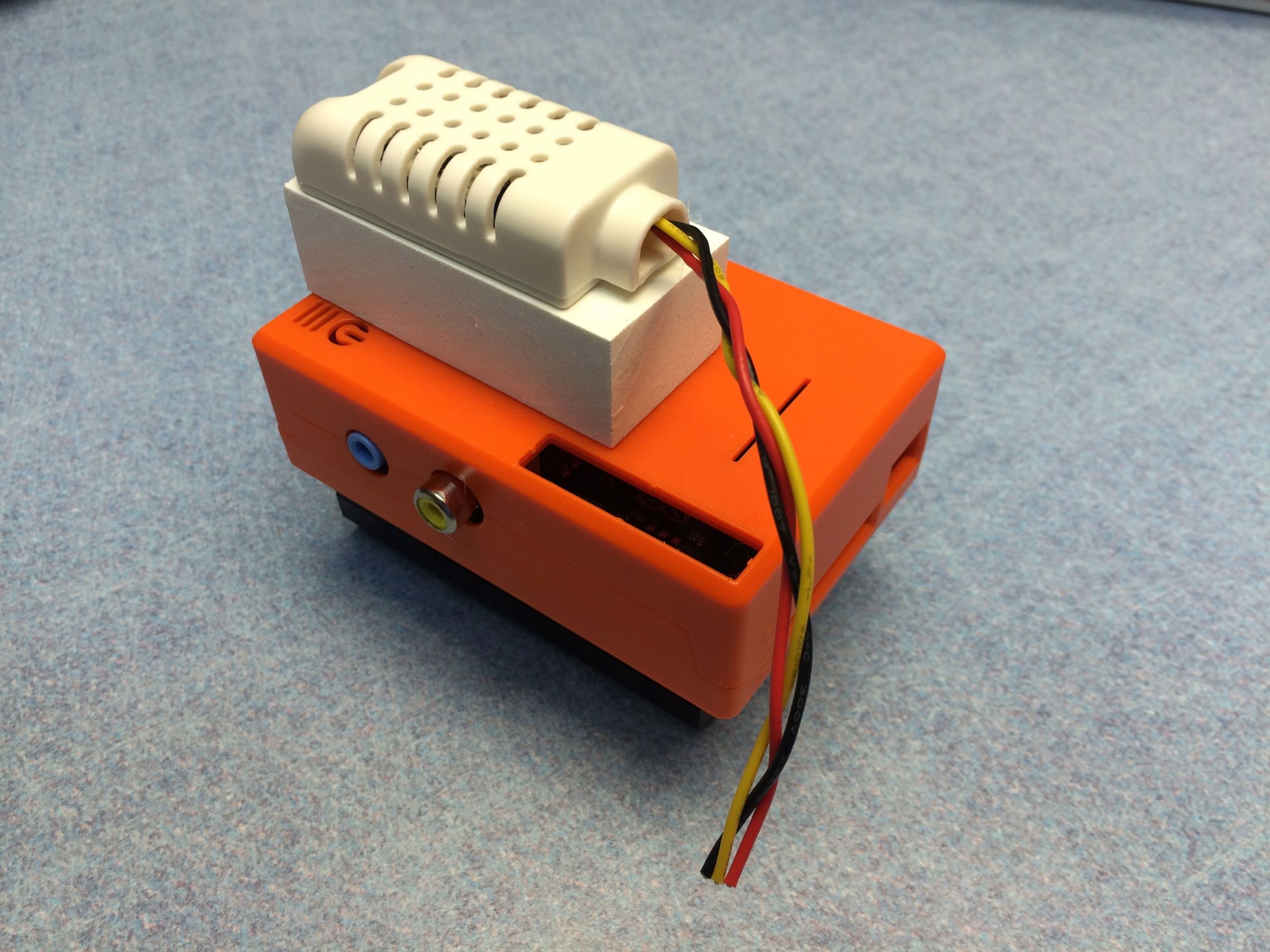 Raspberry Pi Temperature & Humidity Network Monitor : 11 Steps (with ...