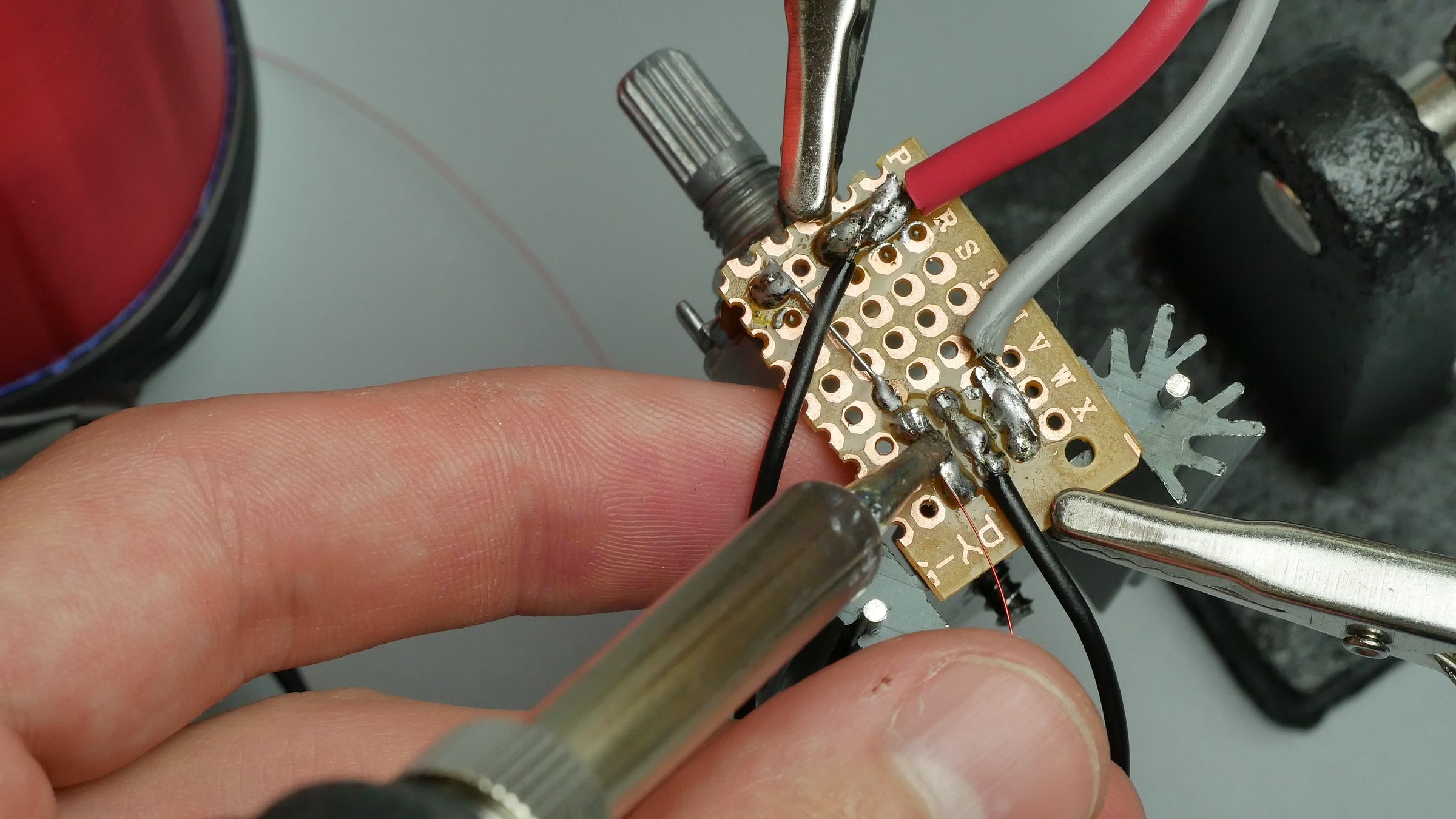 Simple Tesla Coil : 5 Steps (with Pictures) - Instructables