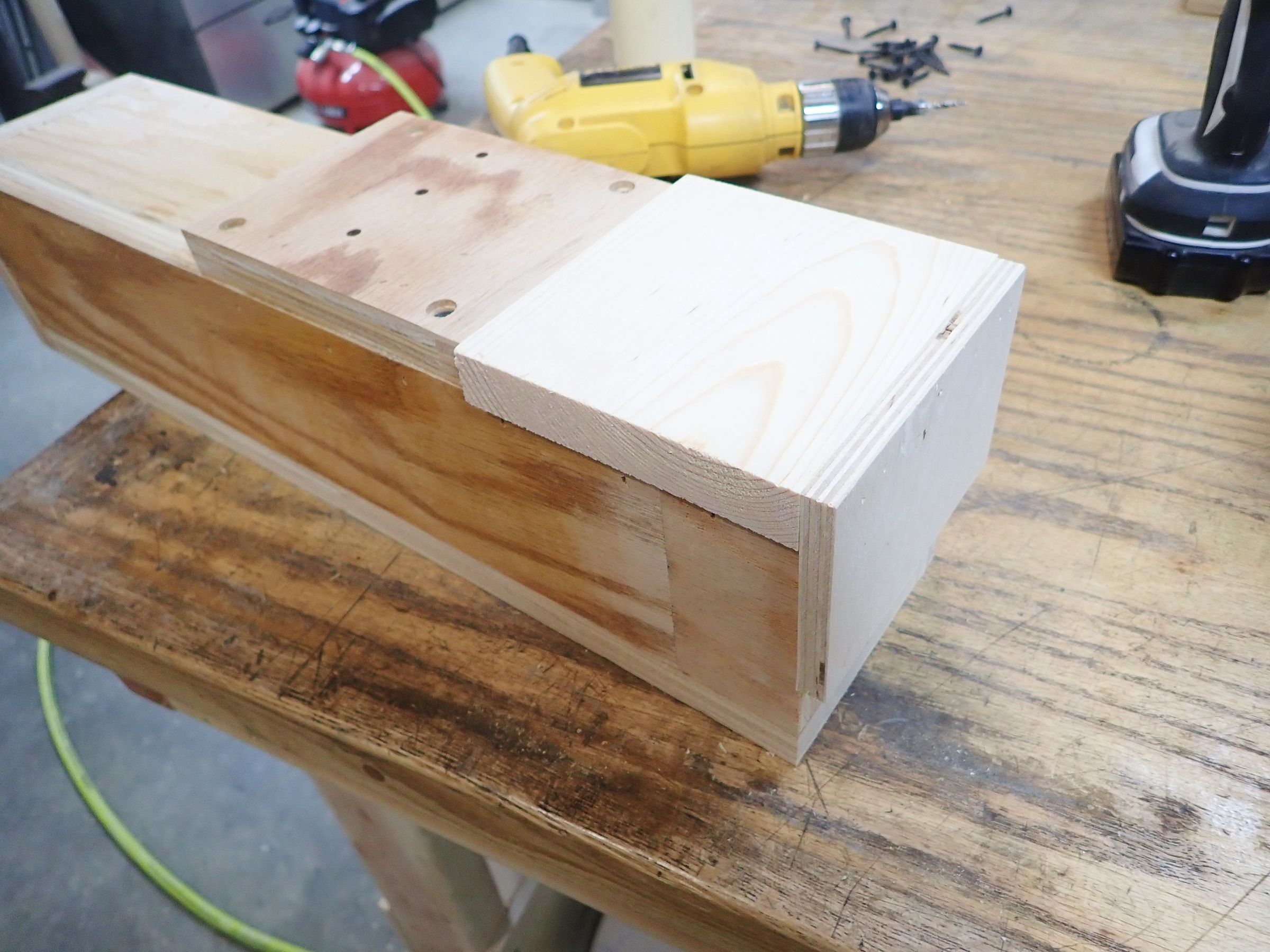 Make an Adjustable-Height Table With a Car Jack : 16 Steps (with ...