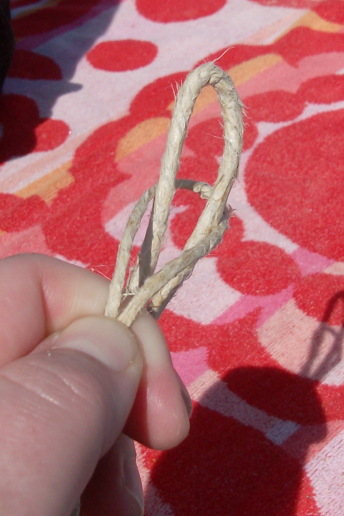 How to Make a Hemp Necklace : 5 Steps (with Pictures) - Instructables