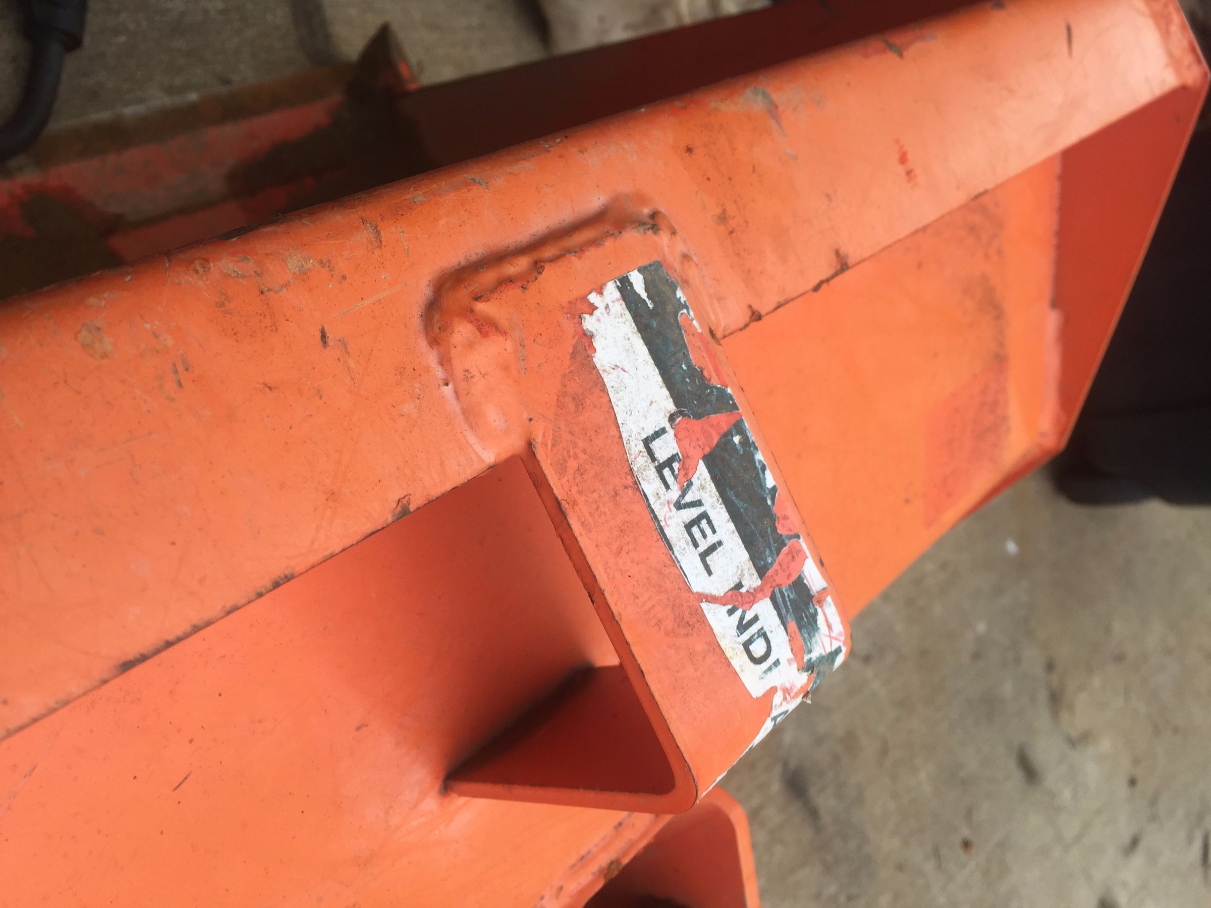 Tractor Bucket Attachment Point (Let's Lift Heavy Stuff!) : 8 Steps ...