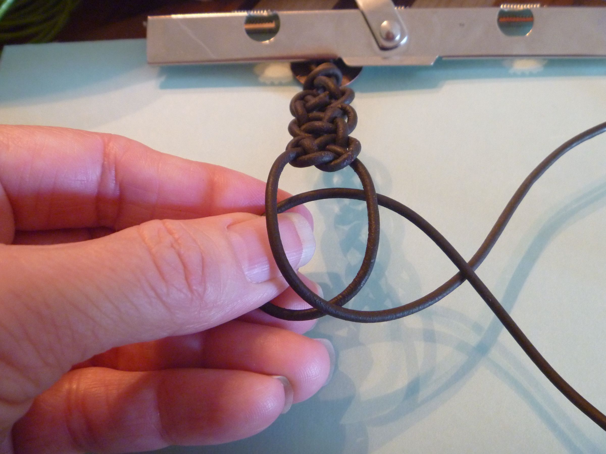 Celtic Knot Macrame Bracelet : 9 Steps (with Pictures) - Instructables