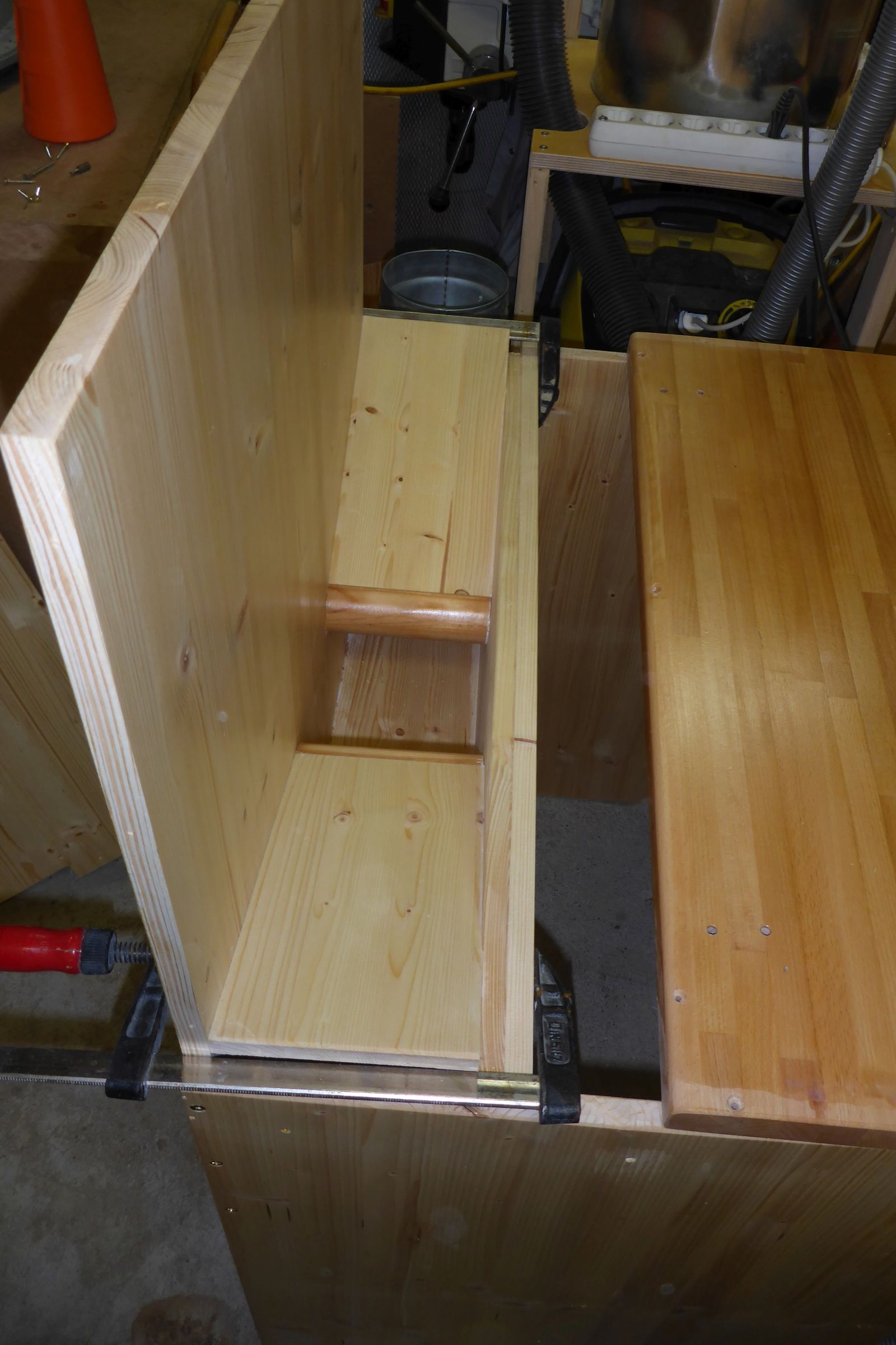 Build a Dust Extraction Cabin for the Miter Saw : 10 Steps (with ...