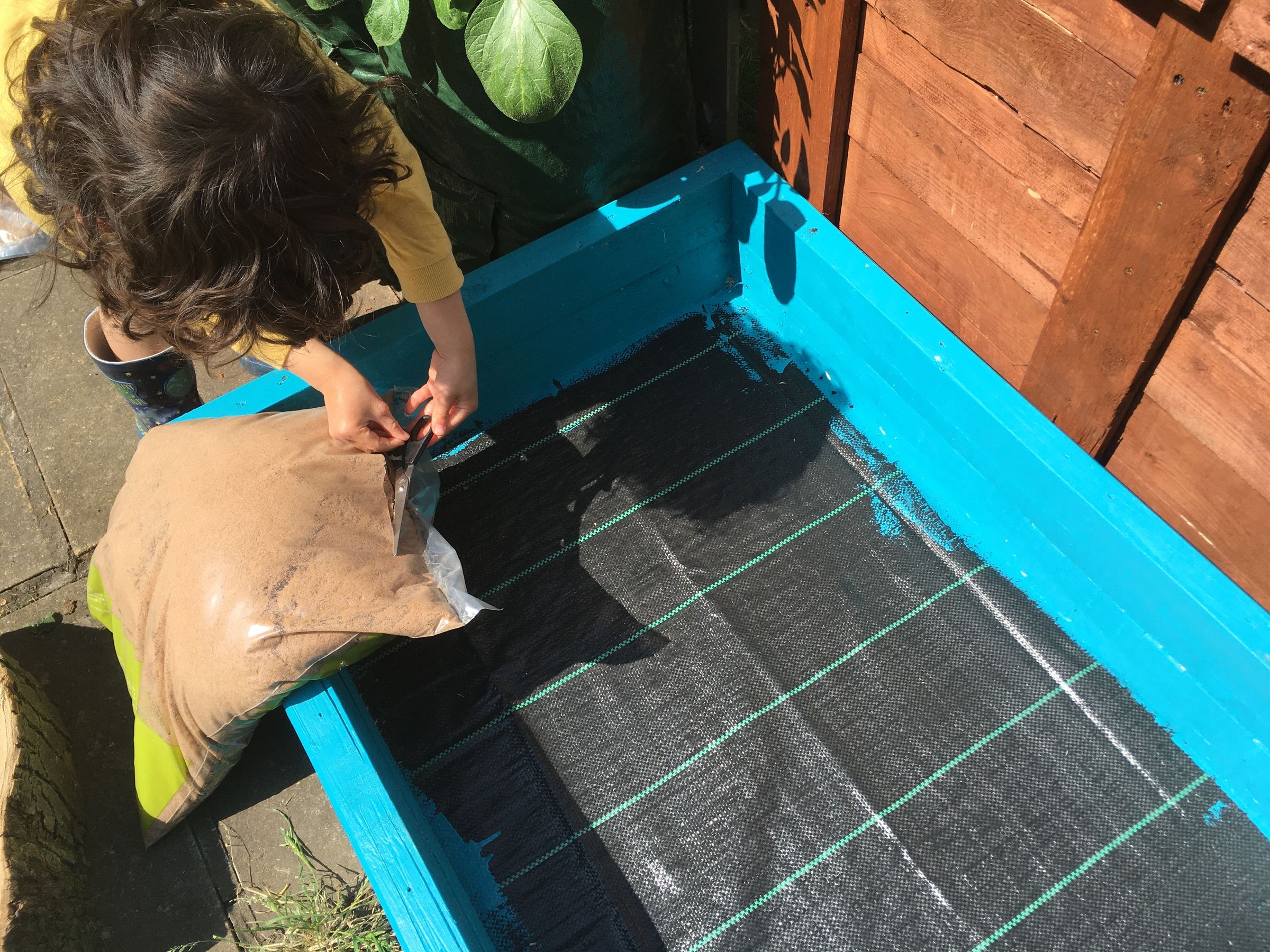 Pallet Sand Pit - DIY in 2 Hours From 2 Pallets! : 12 Steps (with ...