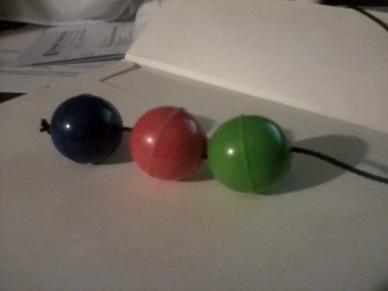 How to Make an Amazing Physics Toy With 3 Balls & a String : 6 Steps ...