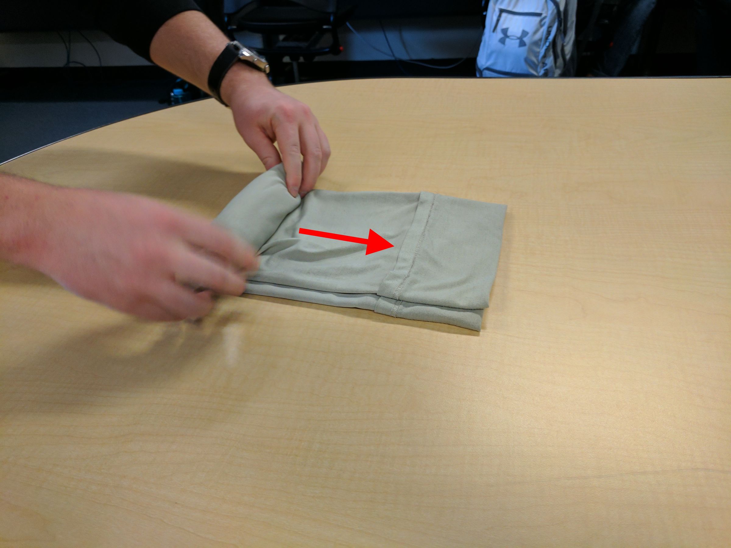 How to Ranger Roll a T-Shirt : 11 Steps (with Pictures) - Instructables