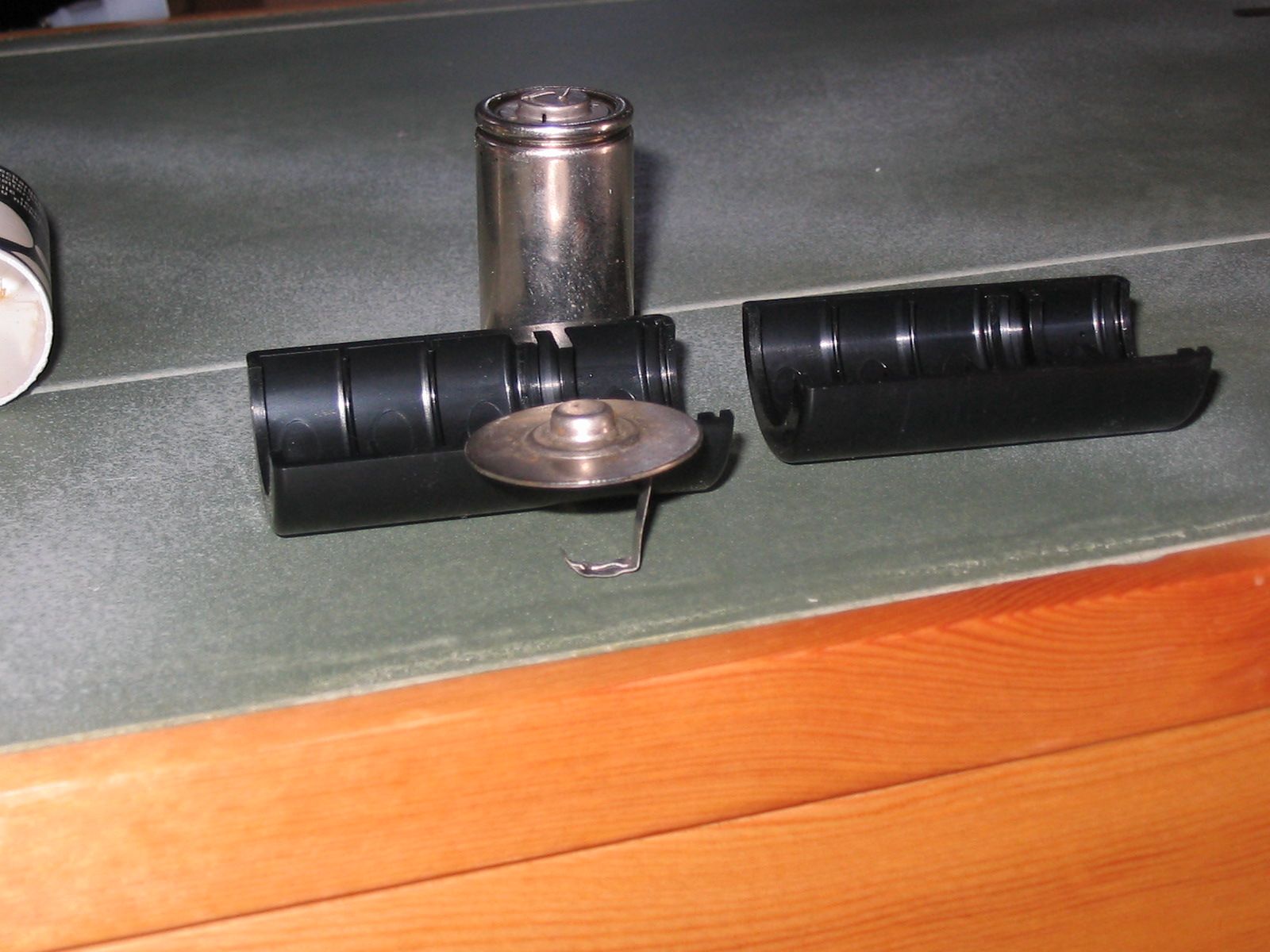 AA to D Cell Adapter : 4 Steps - Instructables