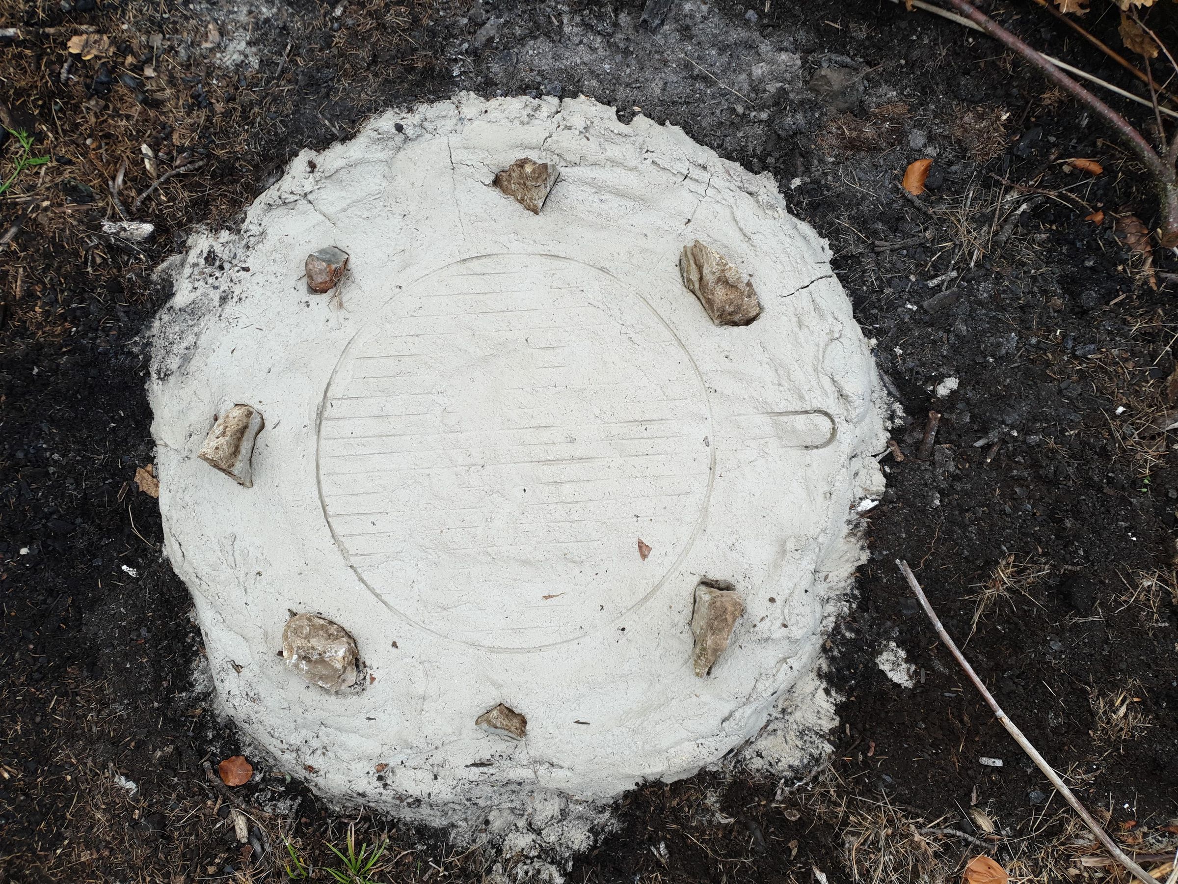 Primitive Pottery Wood Firing Updraft Kiln : 7 Steps (with Pictures ...