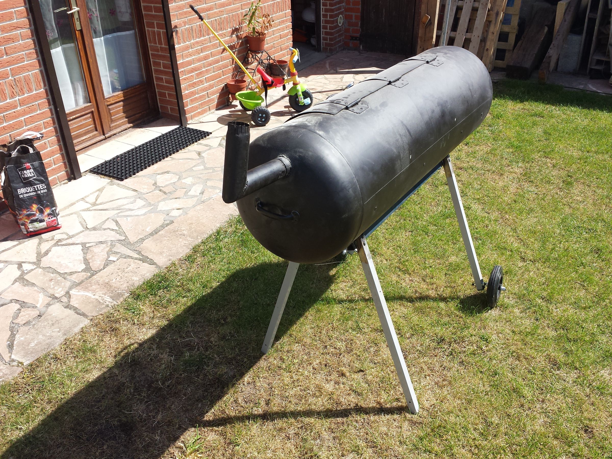 DIY Almost Free Monster BBQ From Electric Water Heater : 7 Steps ...