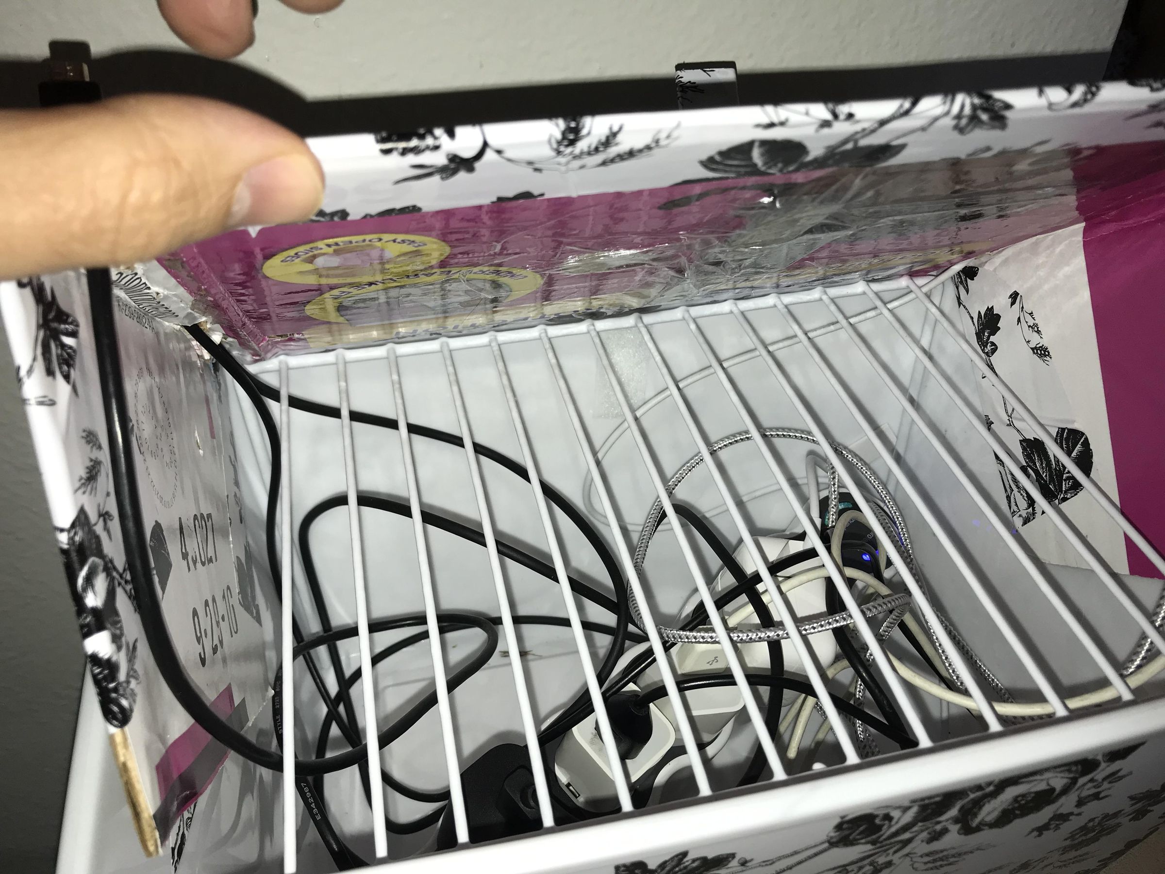 $3 Charging Station! (Dollar Tree, + Power Strip) : 7 Steps - Instructables