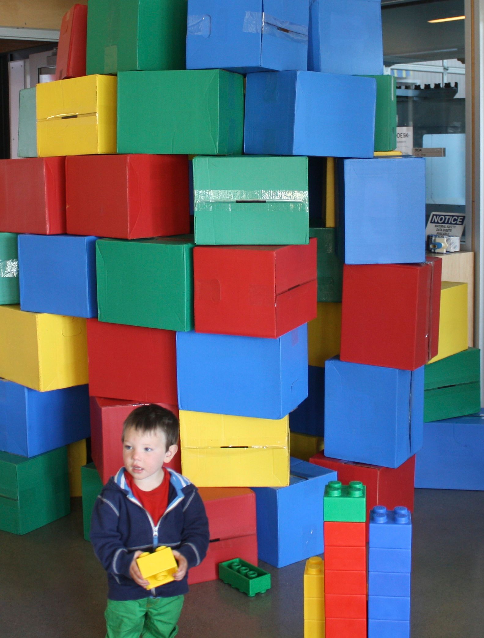 Giant Cardboard LEGO Blocks : 8 Steps (with Pictures) - Instructables
