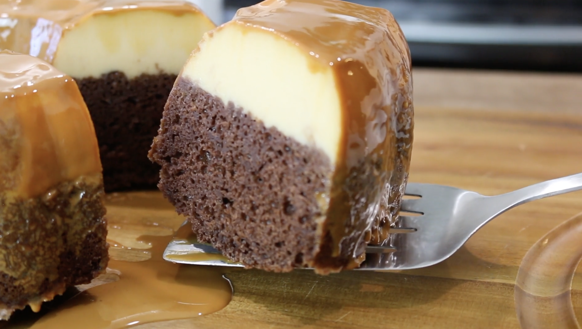 How to Make the Best Chocoflan | Super Easy Recipe | Chocolate Flan ...