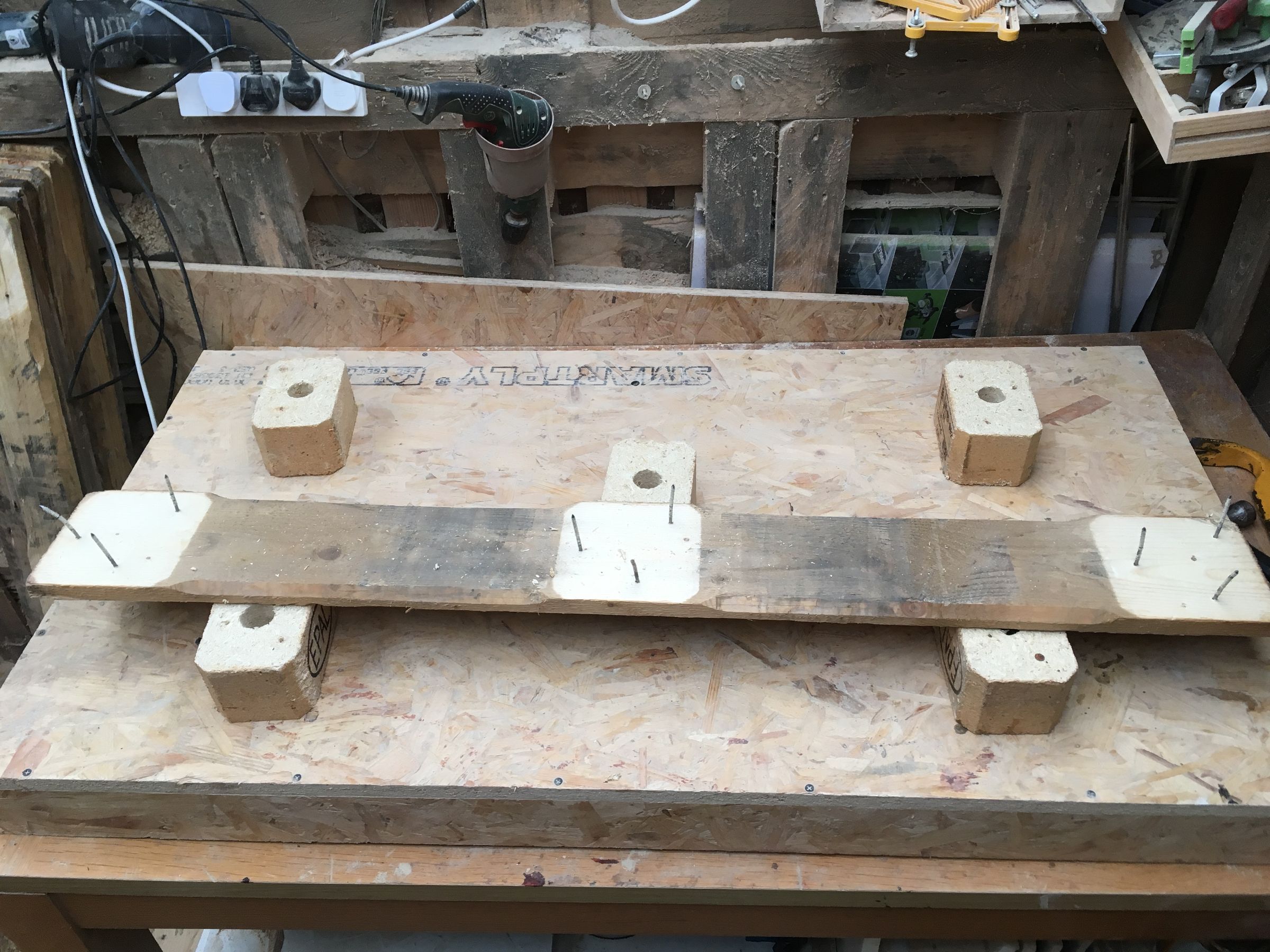How to Disassemble a Pallet Efficiently : 8 Steps (with Pictures ...
