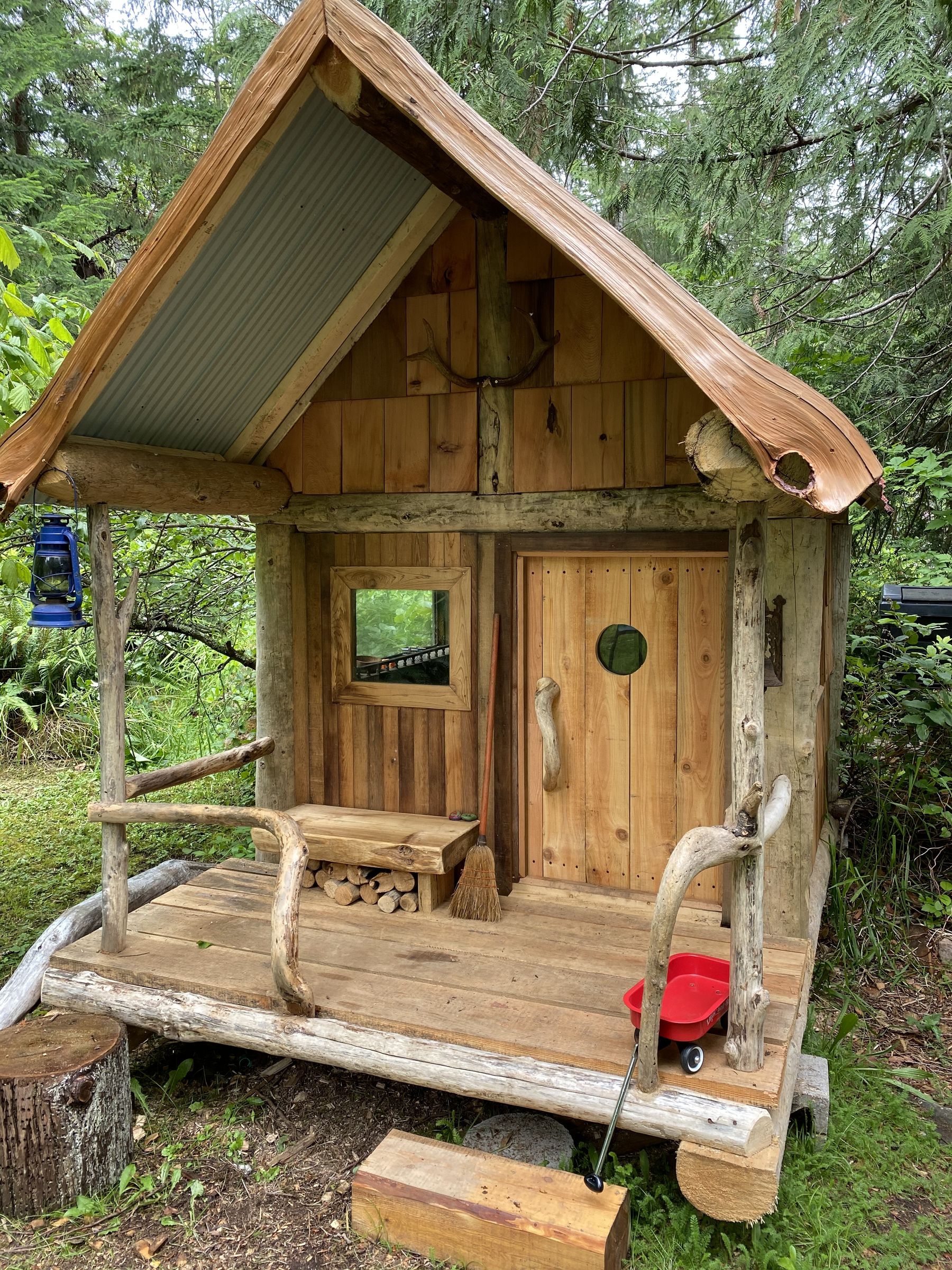 Rustic DIY Play House : 5 Steps (with Pictures) - Instructables
