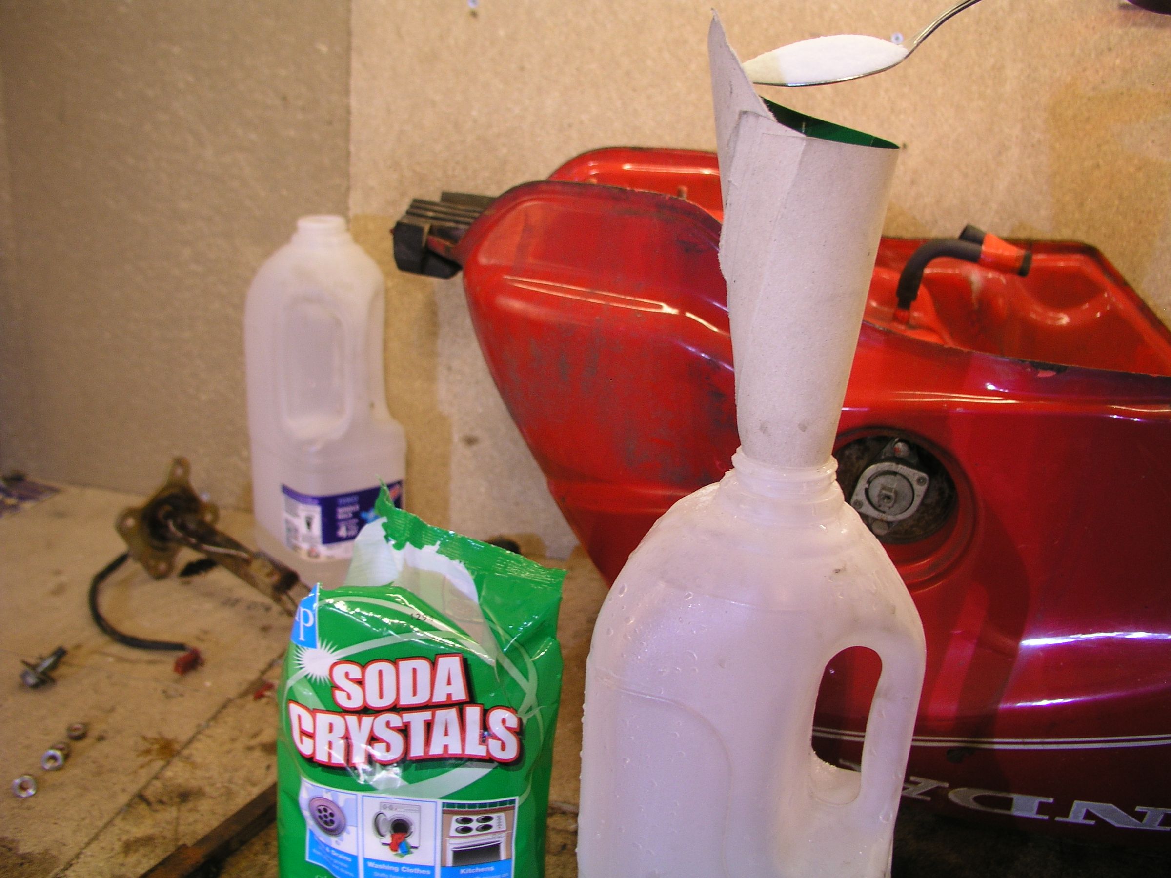 Electrolysis Rust Removal - Motorbike Fuel Tank : 6 Steps (with ...