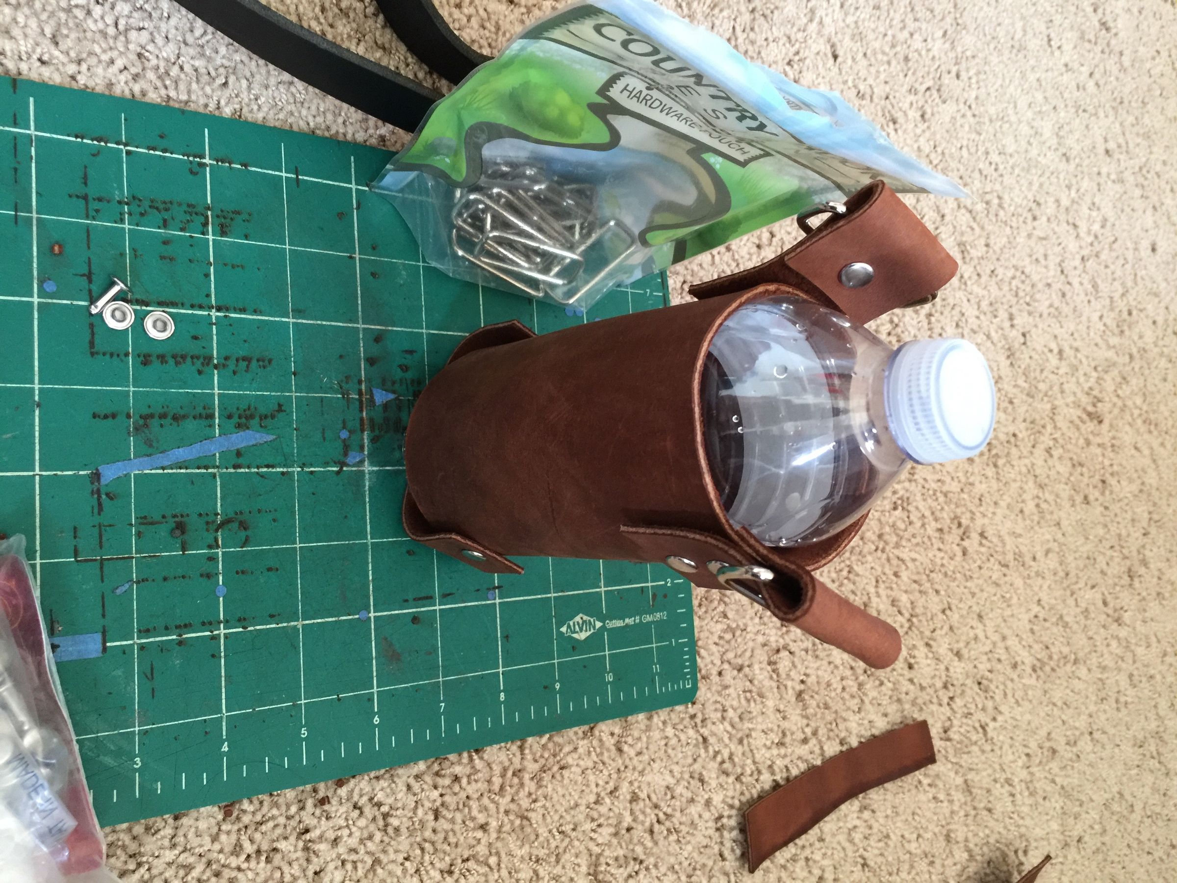 How to Make a Leather Water Bottle Holder / Holster : 5 Steps (with ...