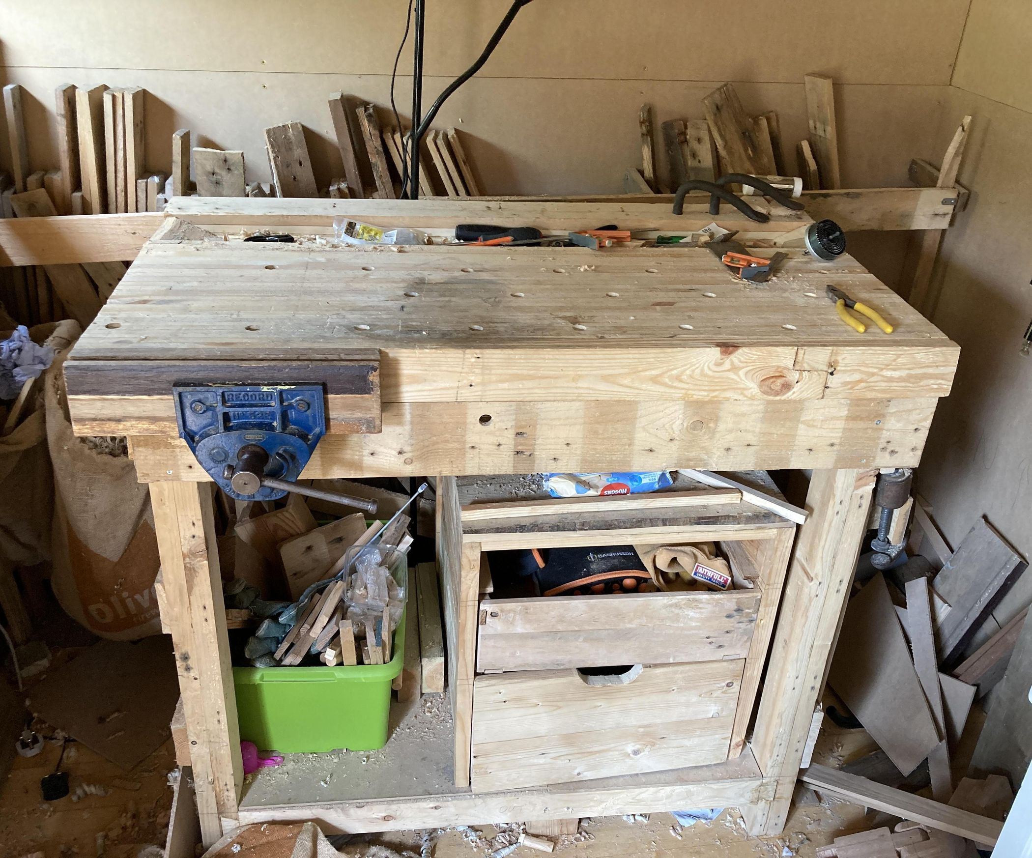 Making a Workbench From Pallets : 7 Steps - Instructables