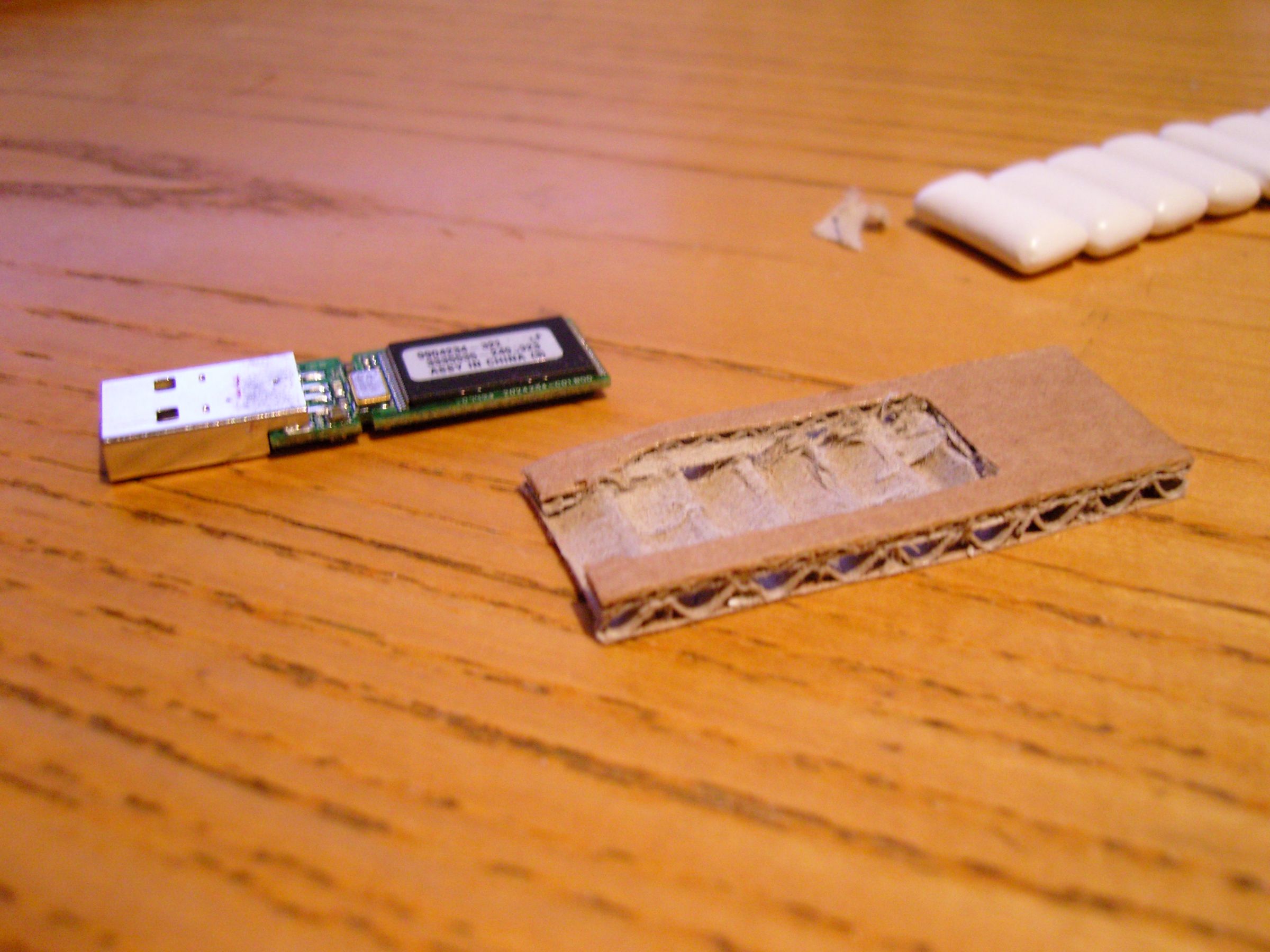 Chewing Gum USB !! : 7 Steps (with Pictures) - Instructables